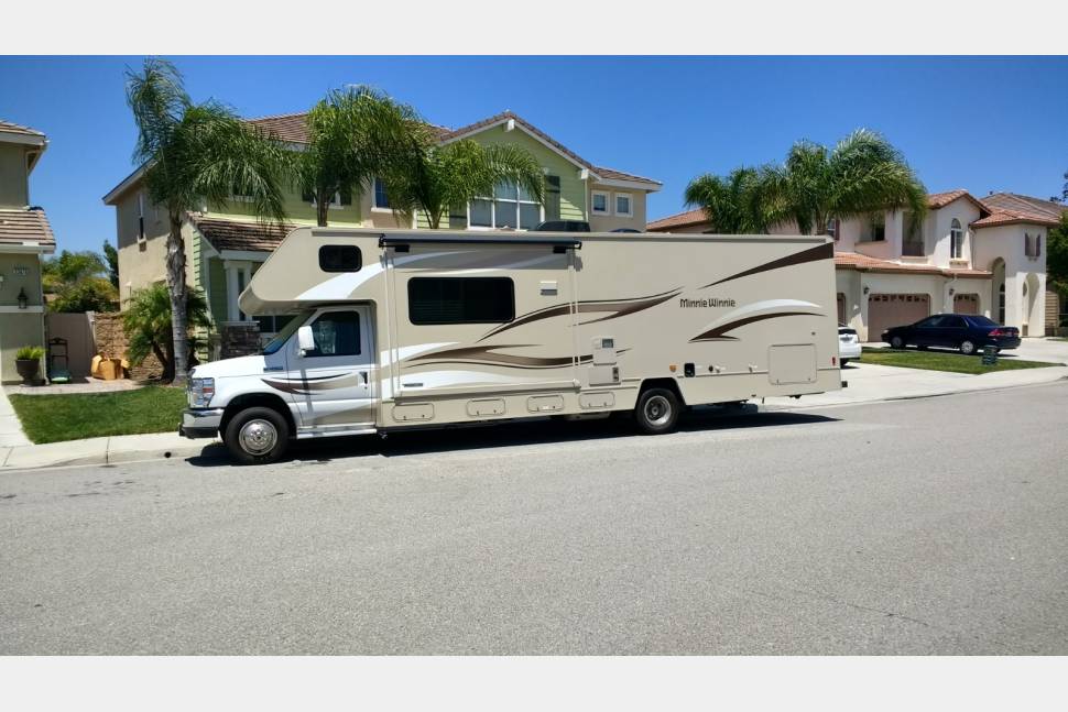 2017 Winnebago minnie winnie 31 foot Class C motorhome 2 slideouts ...