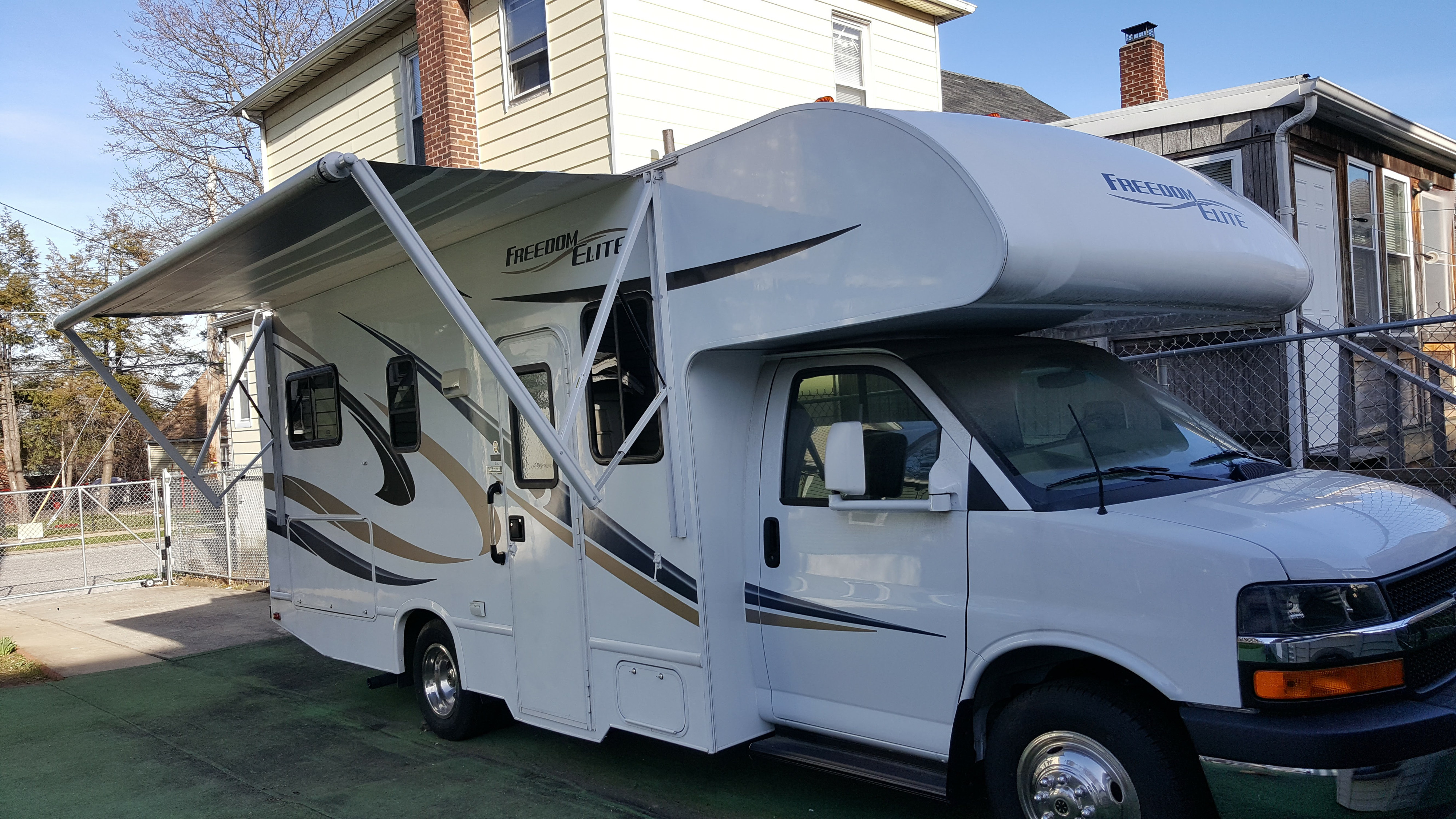 2014 Thor Motor Coach Freedom Elite Class C Rental in Bronx, NY | Outdoorsy