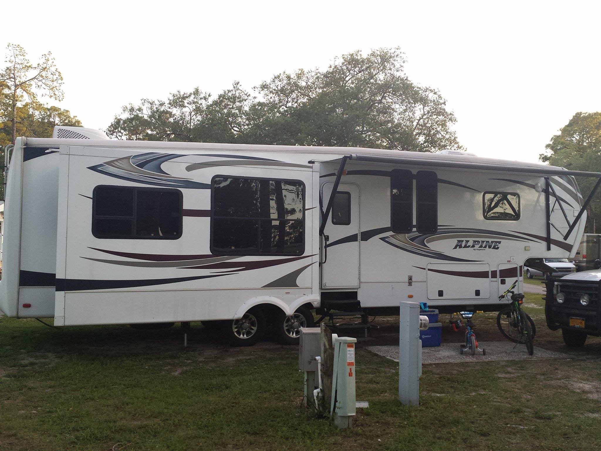 2013 Keystone Alpine Fifth-Wheel Rental in Palm Coast, FL | Outdoorsy