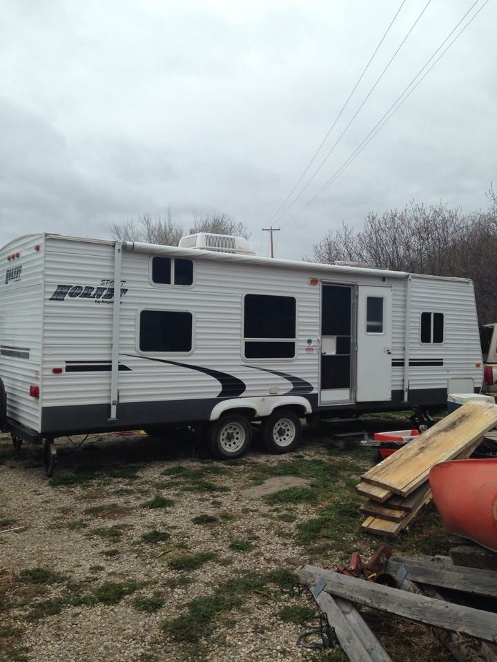 2006 Keystone Hornet Sport Trailer Rental in Spruce Grove, AB | Outdoorsy