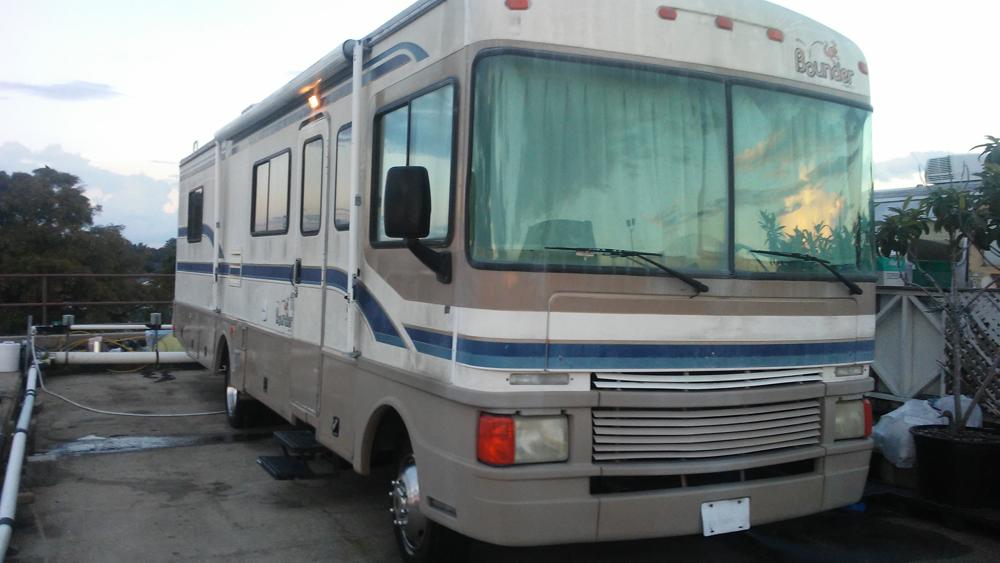1998 Fleetwood Bounder Class A Rental in Metairie, LA | Outdoorsy
