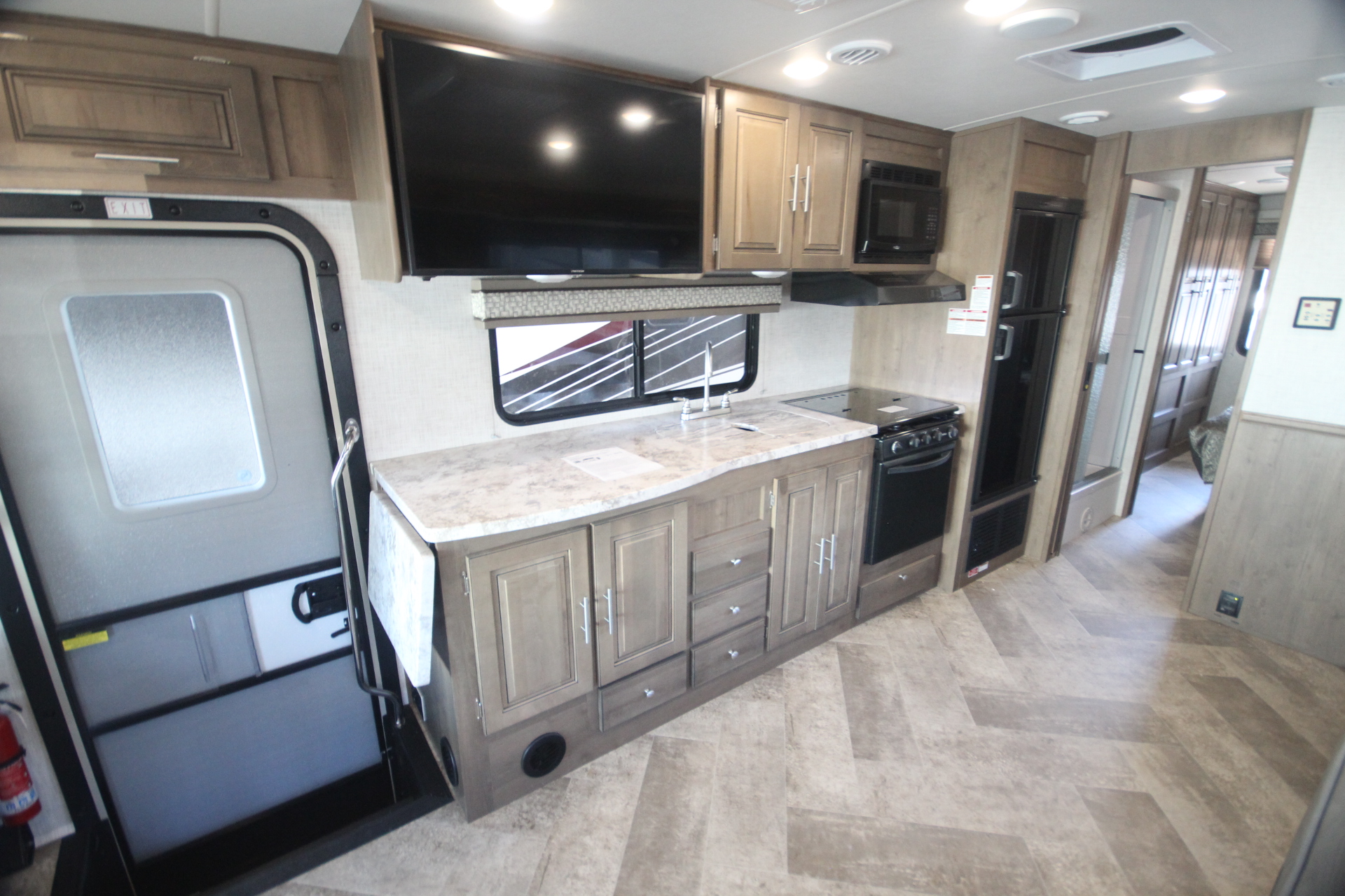 2018 Forest River Georgetown 30X Class A Rental in St-Eustache, QC ...