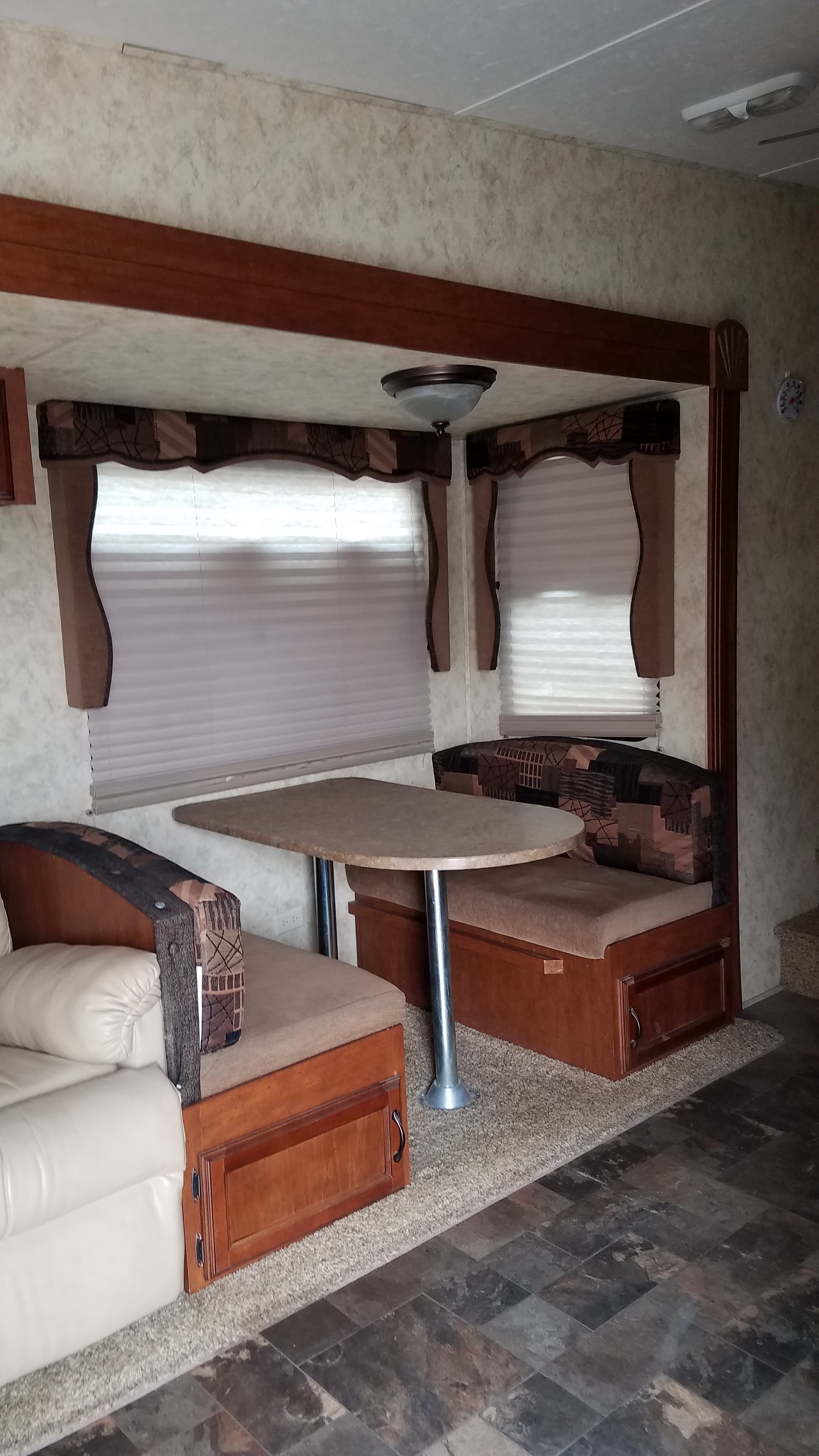 2012 Coachmen Chaparral Fifth-Wheel Rental in MOSES LAKE, WA | Outdoorsy