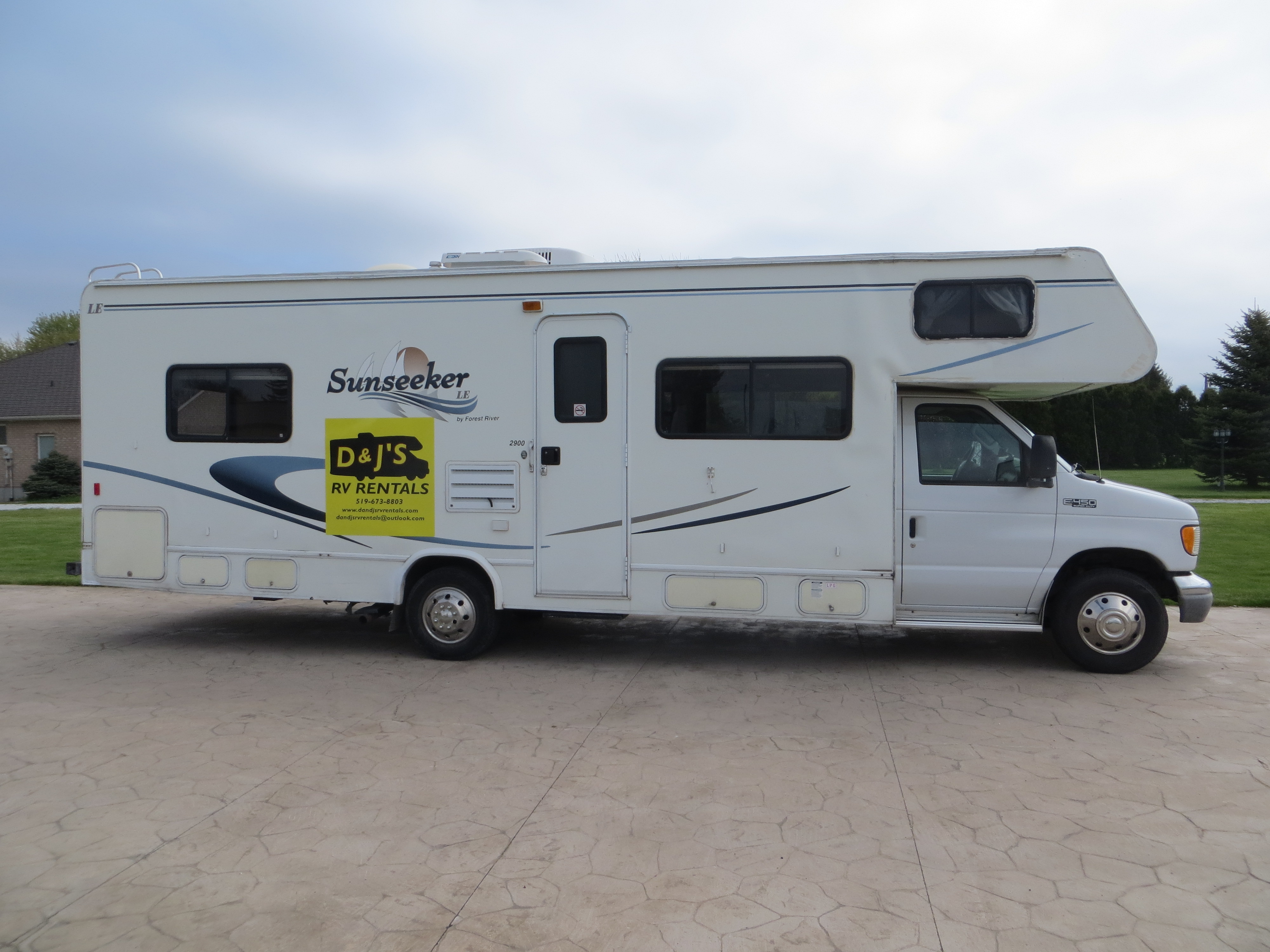 2004 Forest River Sunseeker Class C Rental in Chatham-Kent, ON | Outdoorsy