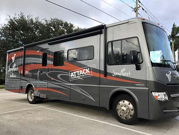2015 Winnebago Sightseer Class A Rental in Boynton Beach, FL | Outdoorsy