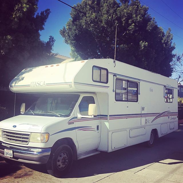 1996 Ford Winnebago Itasca Class C Rental in Los Angeles, CA | Outdoorsy