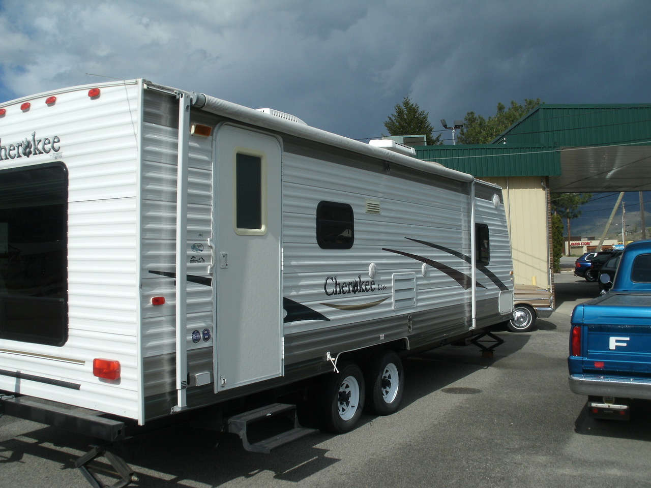 2007 Forest River Cherokee Lite Trailer Rental in Oliver, BC | Outdoorsy
