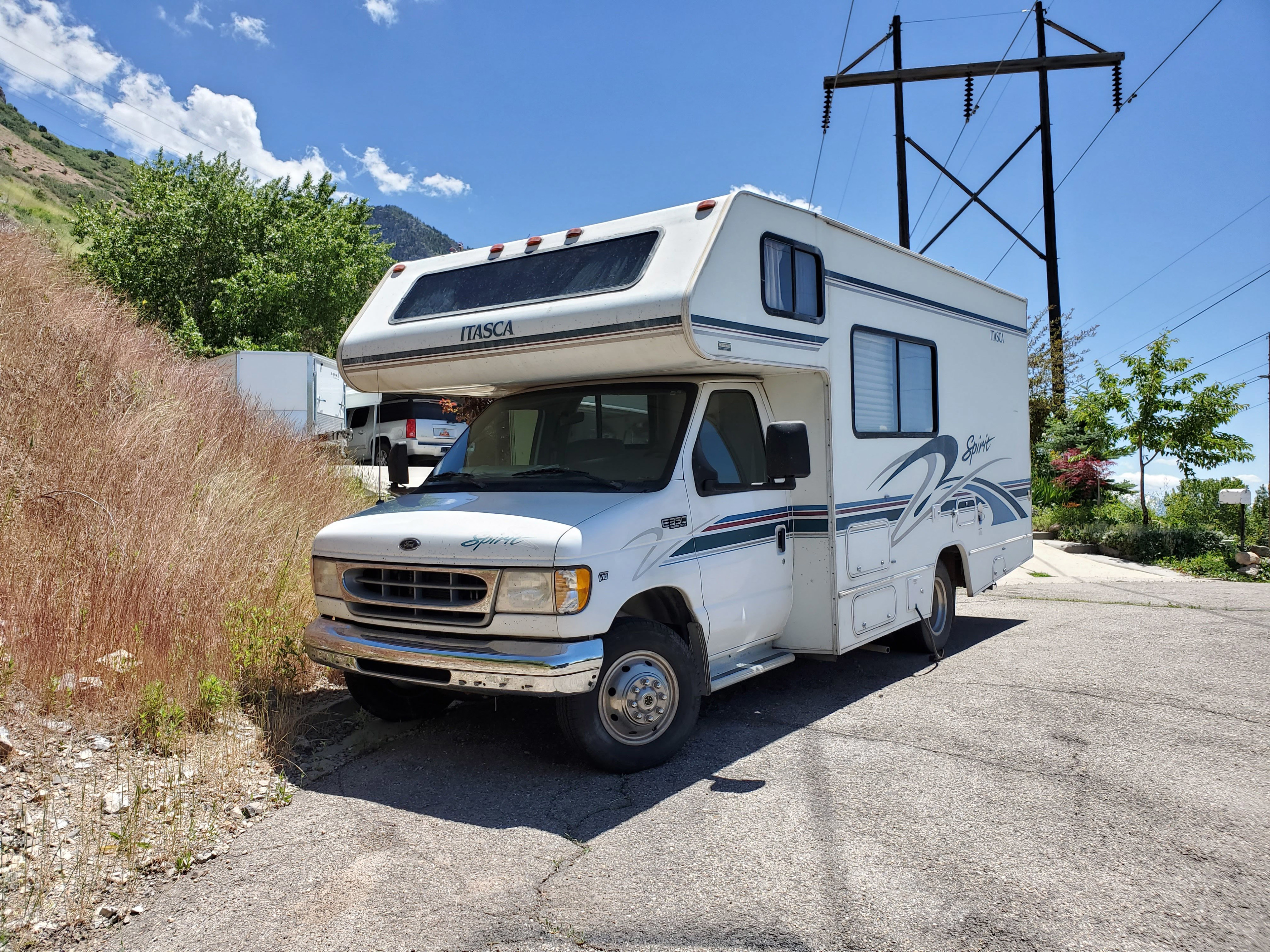 2000 Itasca Spirit Class C Rental in Provo, UT | Outdoorsy