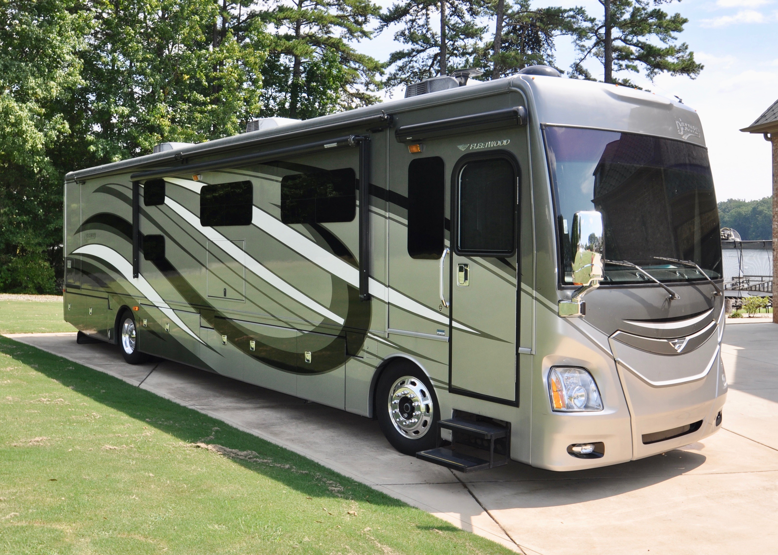 2015 Fleetwood Discovery Class A Rental in Mooresville, NC | Outdoorsy