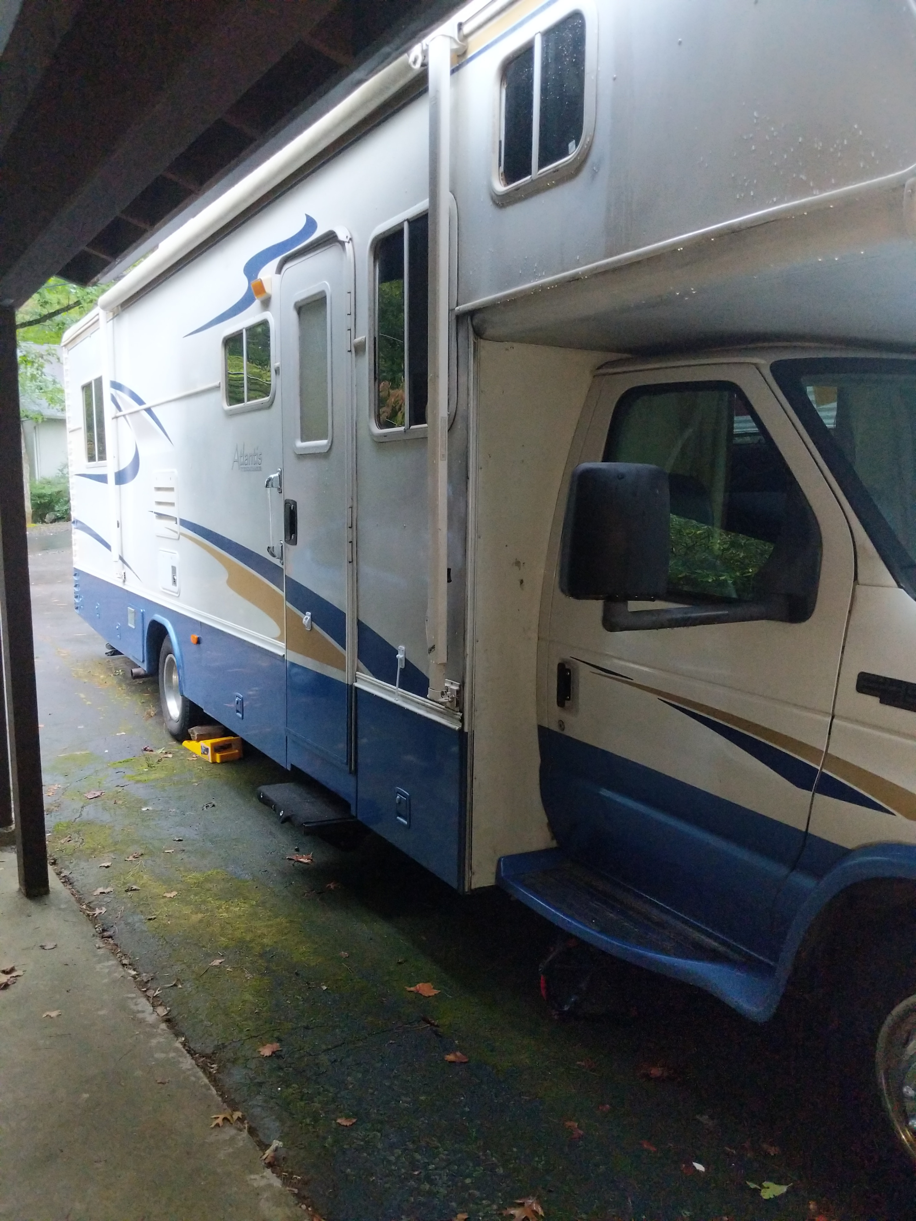 2004 Holiday Rambler Atlantis Class C Rental in Black Mountain, NC ...