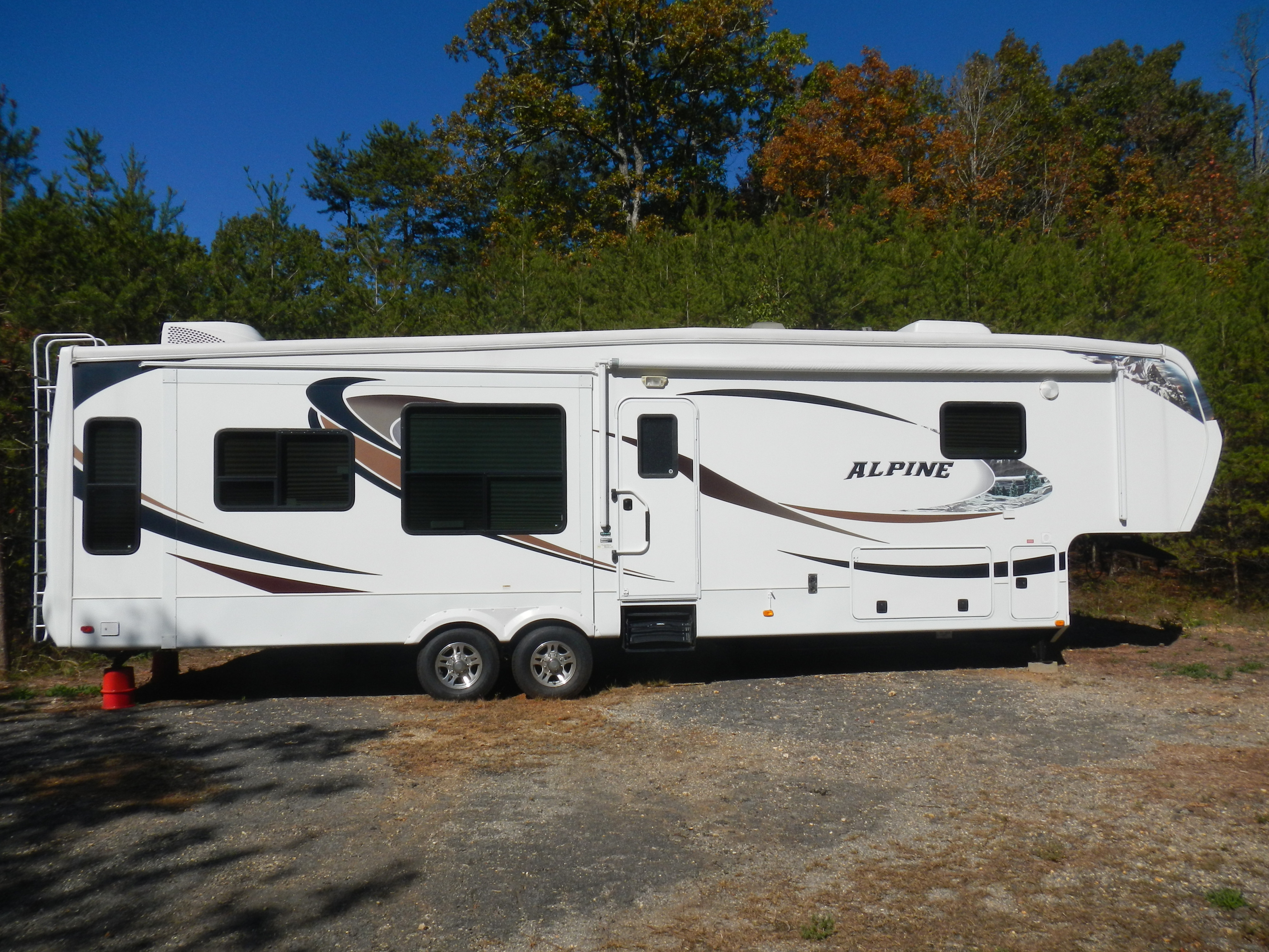 2011 Keystone Alpine Fifth-Wheel Rental in Kingston, TN | Outdoorsy