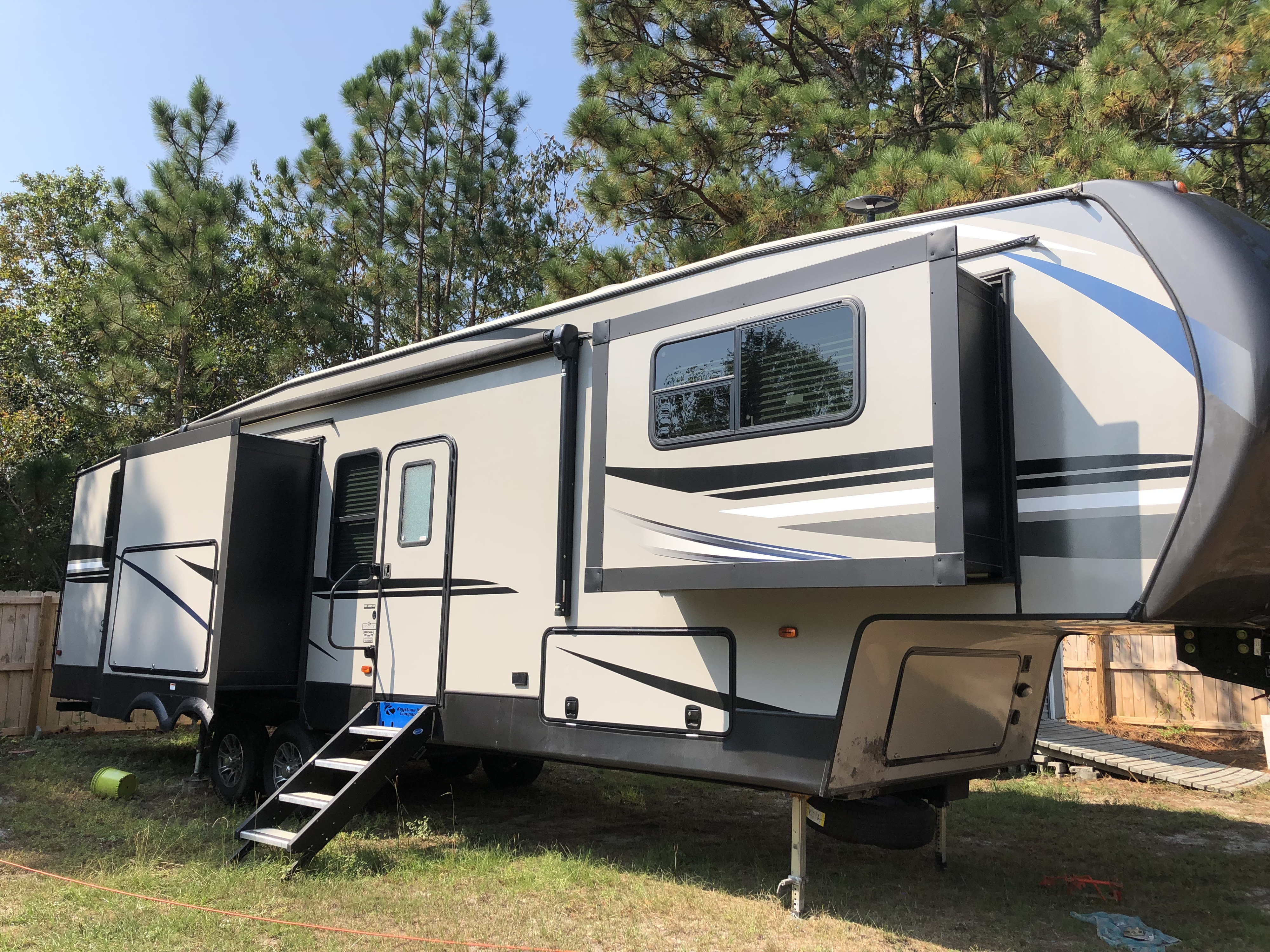 2019 Keystone Sprinter Fifth-Wheel Rental in Hope Mills, NC | Outdoorsy