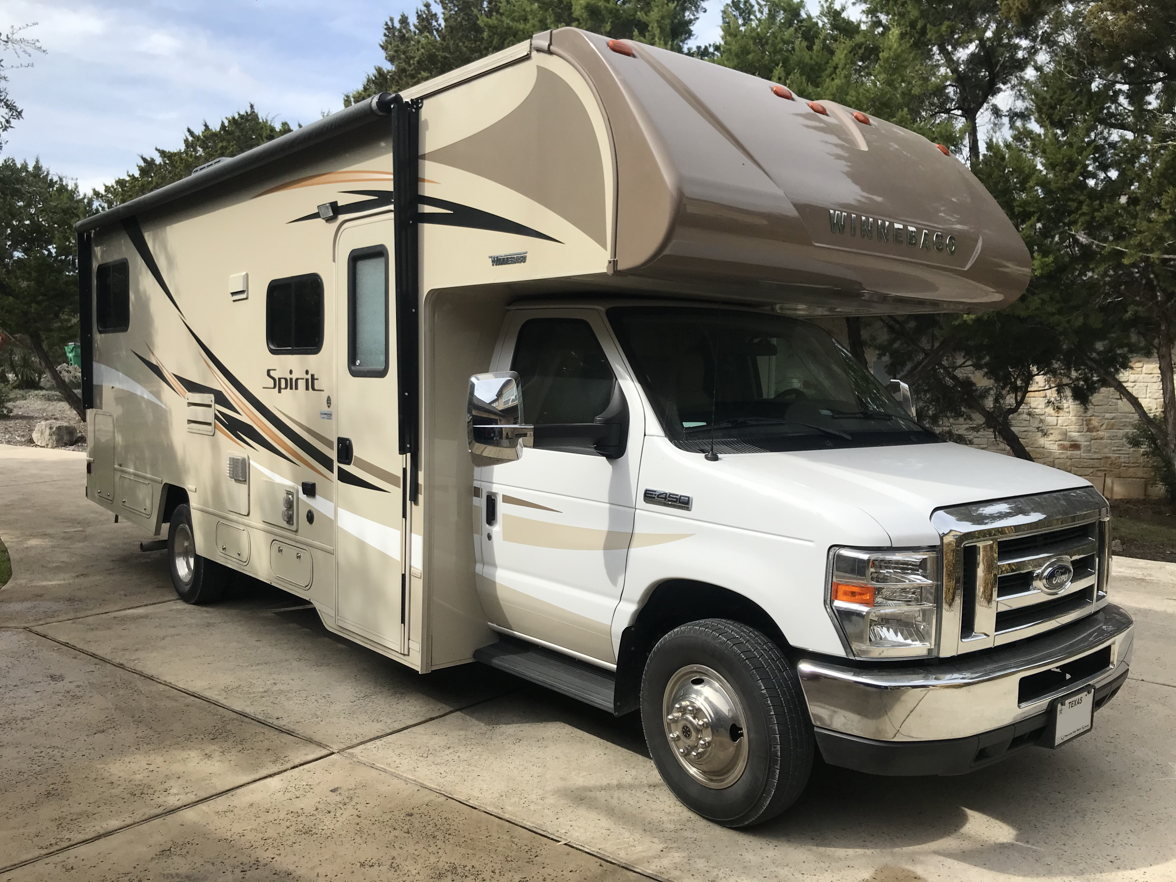 2017 Winnebago Itasca Spirit Class C Rental in Lago Vista, TX | Outdoorsy