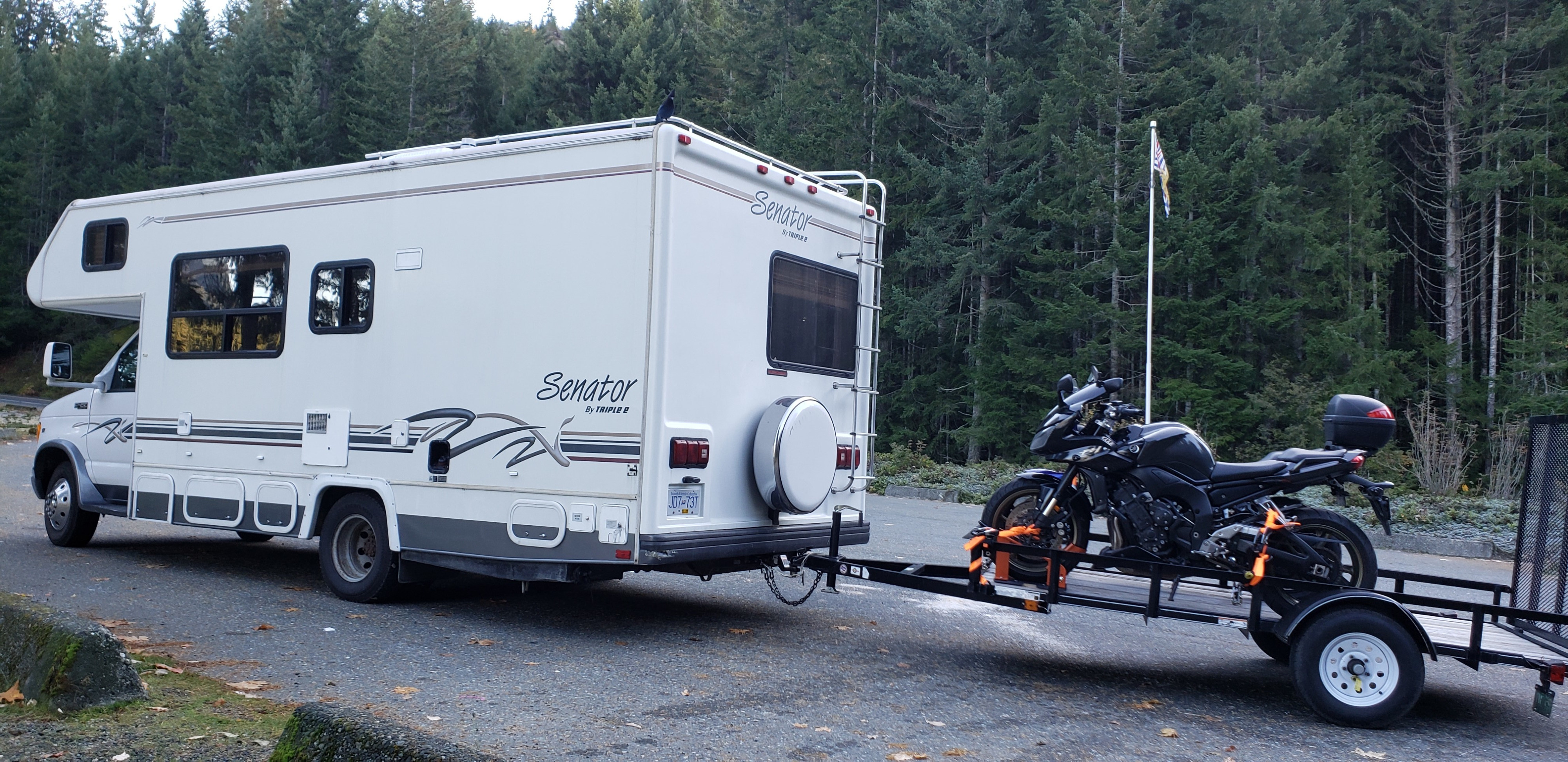 2000 Triple E Senator Class C Rental in Nanaimo, BC | Outdoorsy