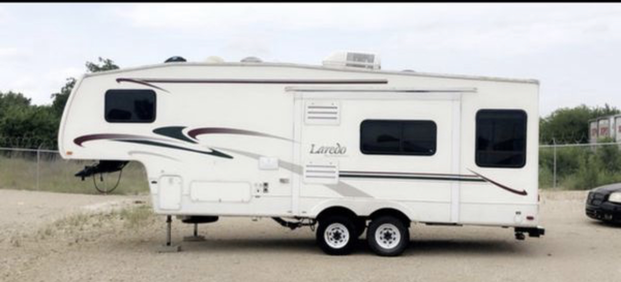 2004 Keystone Laredo Fifth-Wheel Rental in Kennedale, TX | Outdoorsy