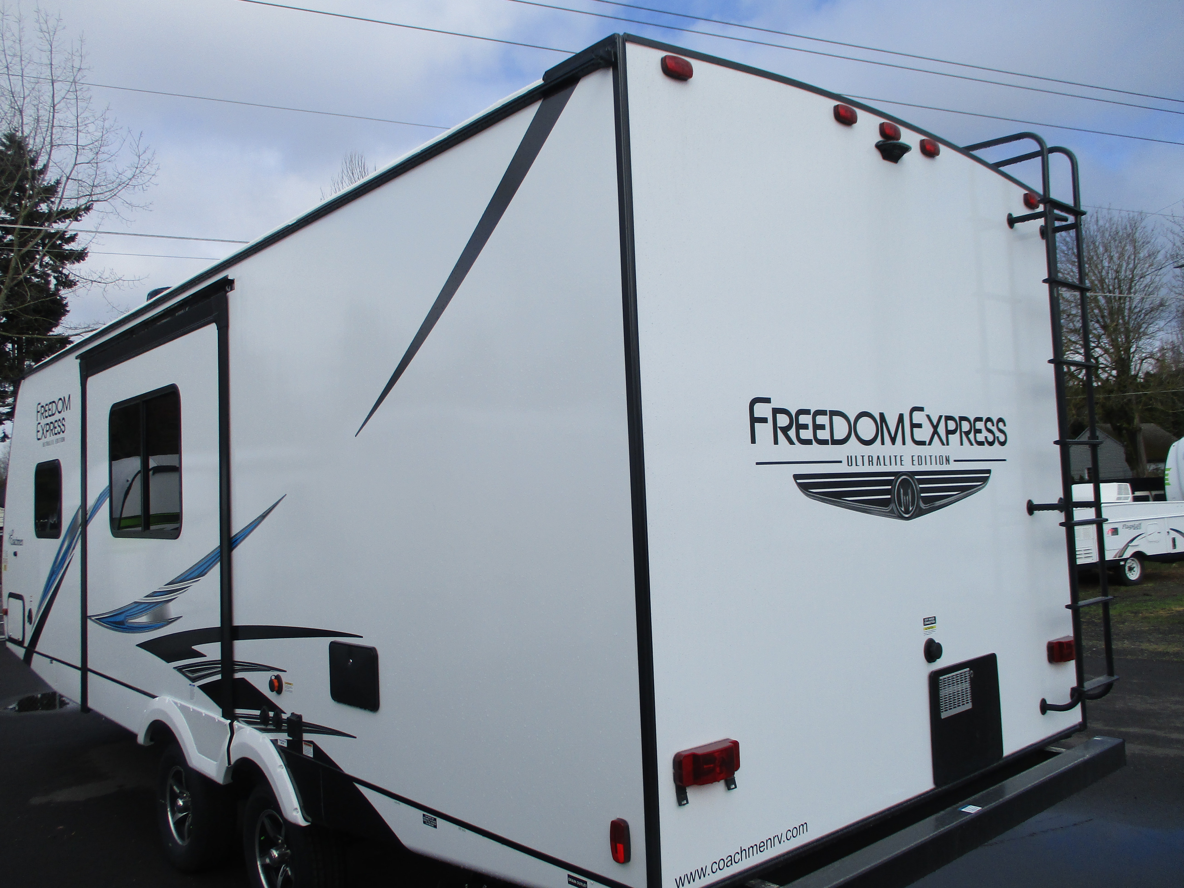 2021 Coachman Freedom Express Ultra Lite 257BHS Bunkhouse Trailer ...