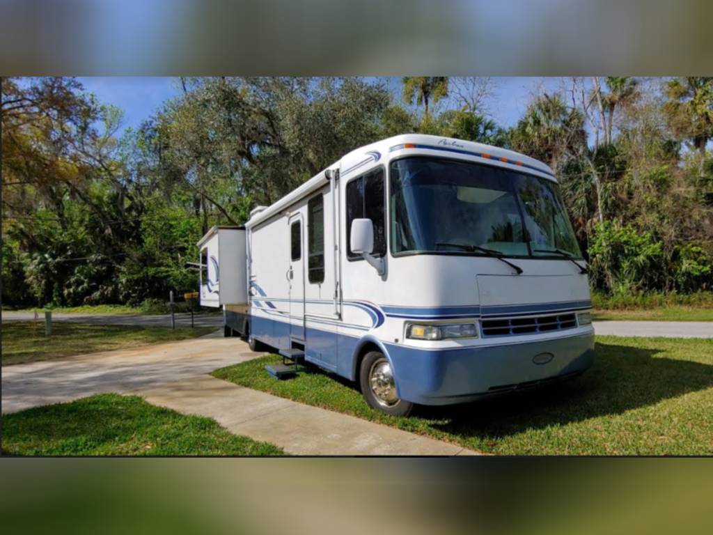 2000 Rexhall Aerbus 3650 Class A Rental in san gabriel, CA | Outdoorsy
