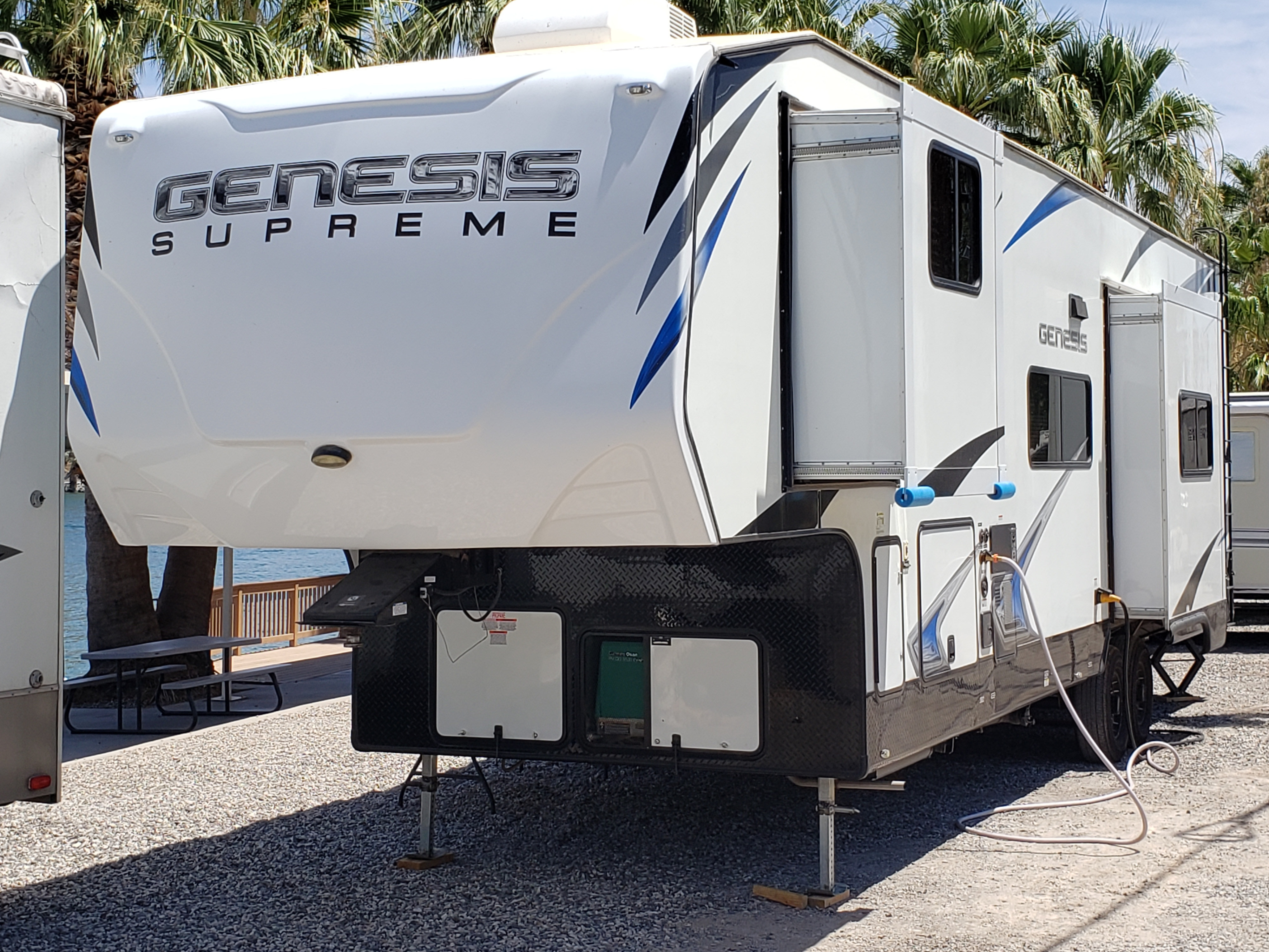 2016 Genesis Supreme Rv Genesis Supreme Fifth-Wheel Rental in Lake ...