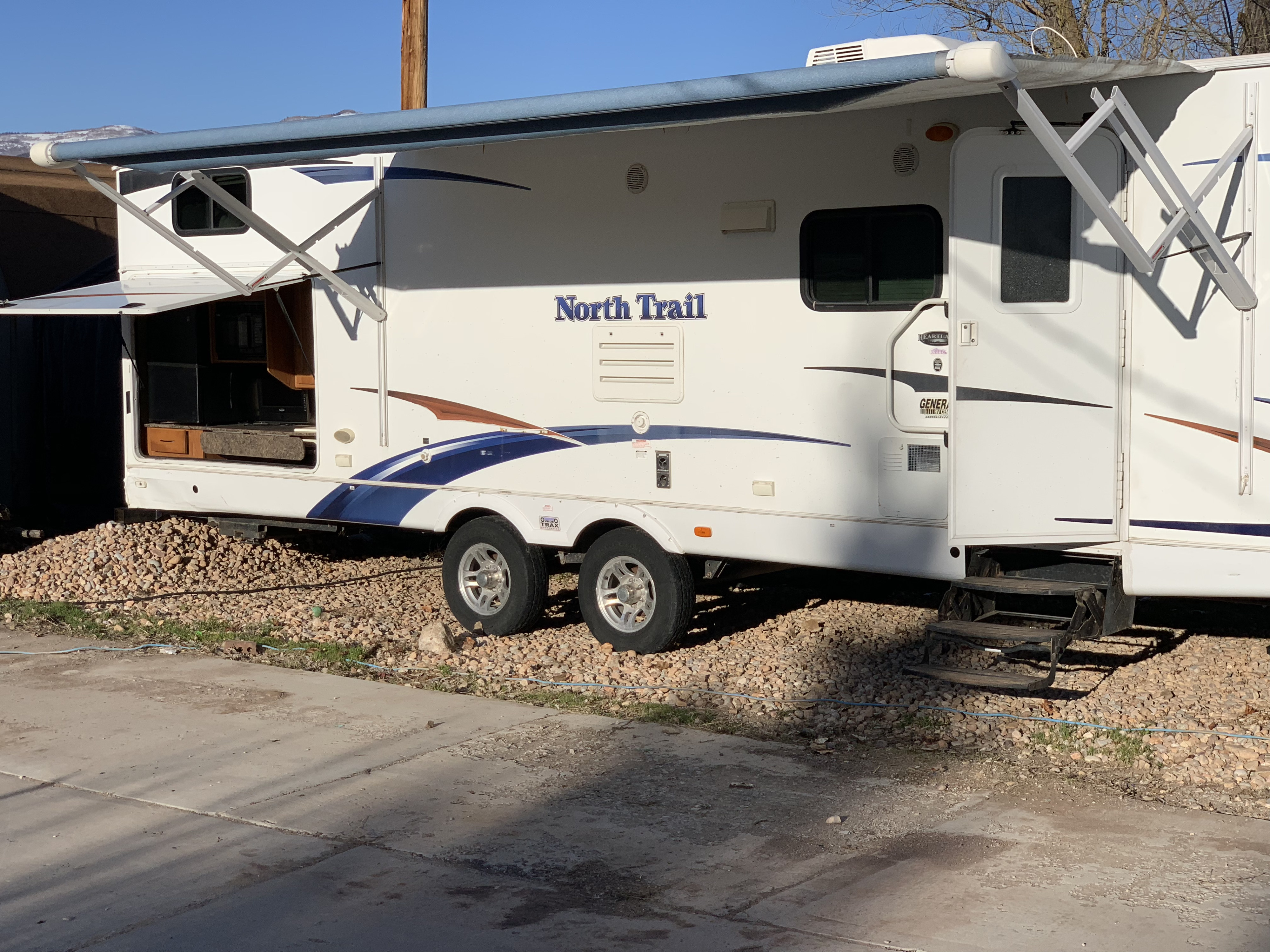 2011 Heartland North Trail Trailer Rental in Mount pleasant, UT | Outdoorsy
