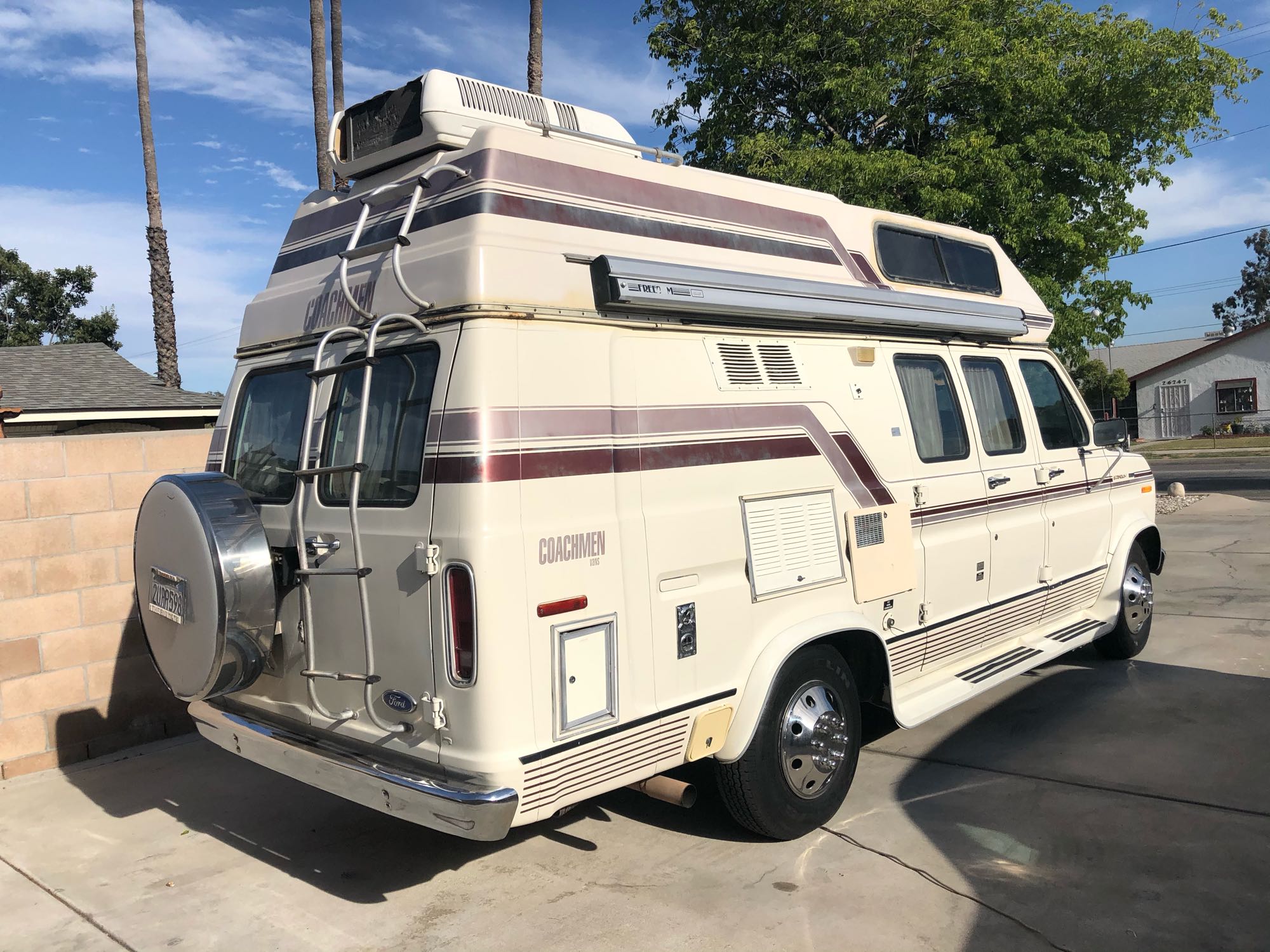 1990 Coachmen Classic Class B Rental in Los Angeles, CA | Outdoorsy