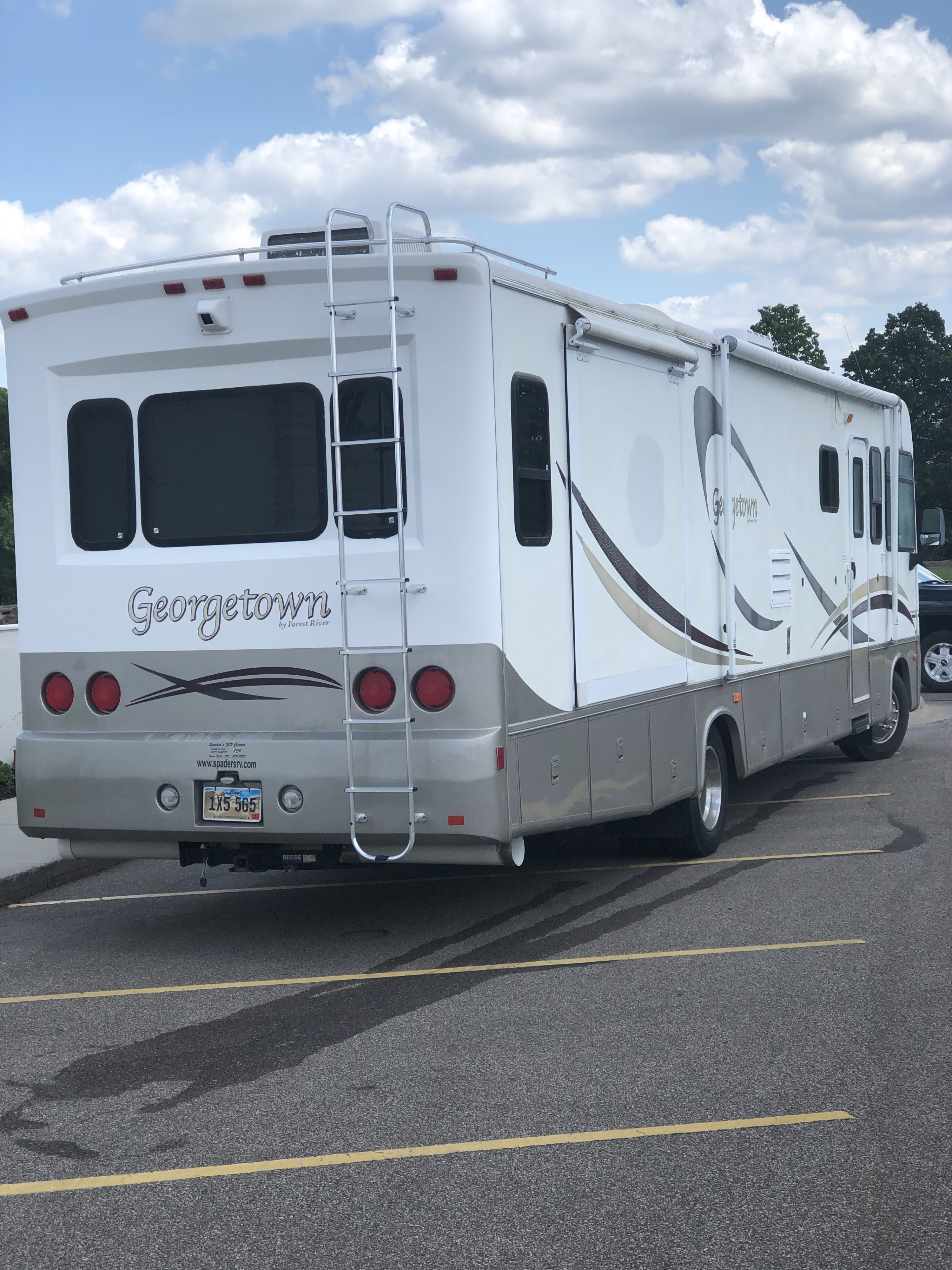 2004 Forest River Georgetown Class A Rental in Sioux Falls, SD | Outdoorsy