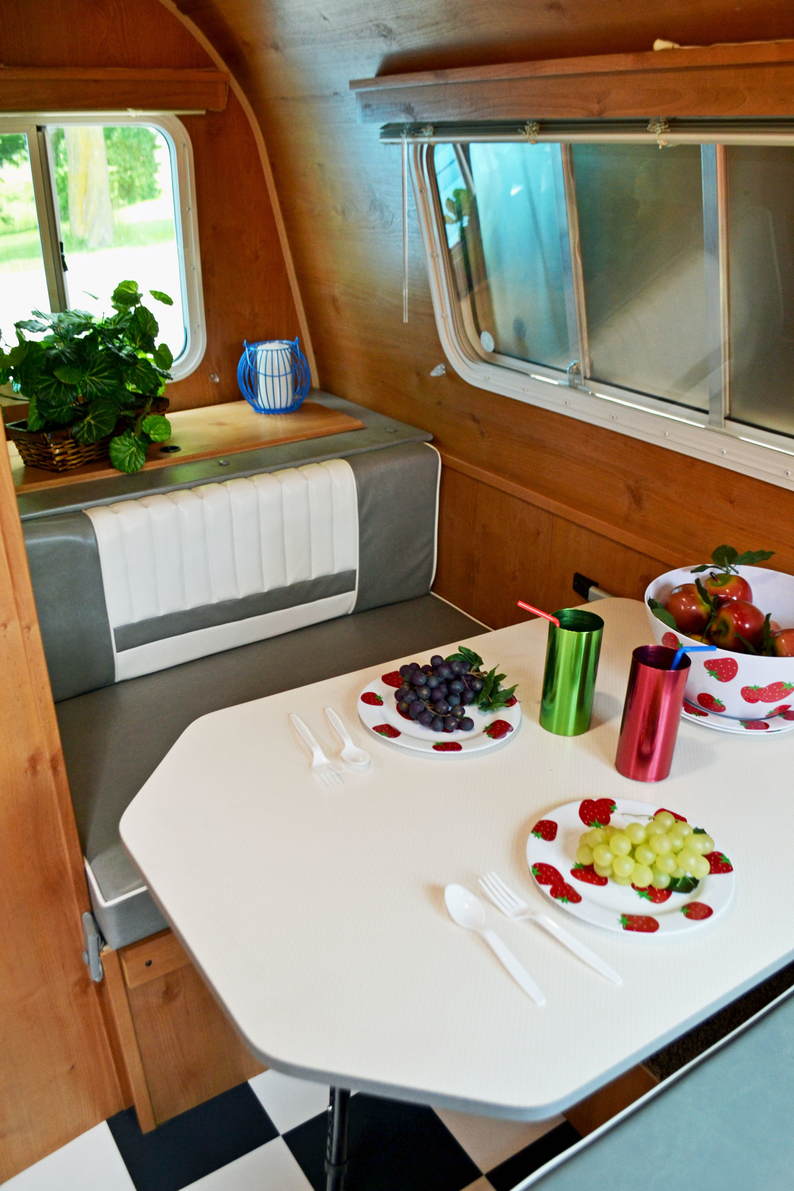 2020 Riverside Rv Retro Trailer Rental in AUSTIN, TX | Outdoorsy