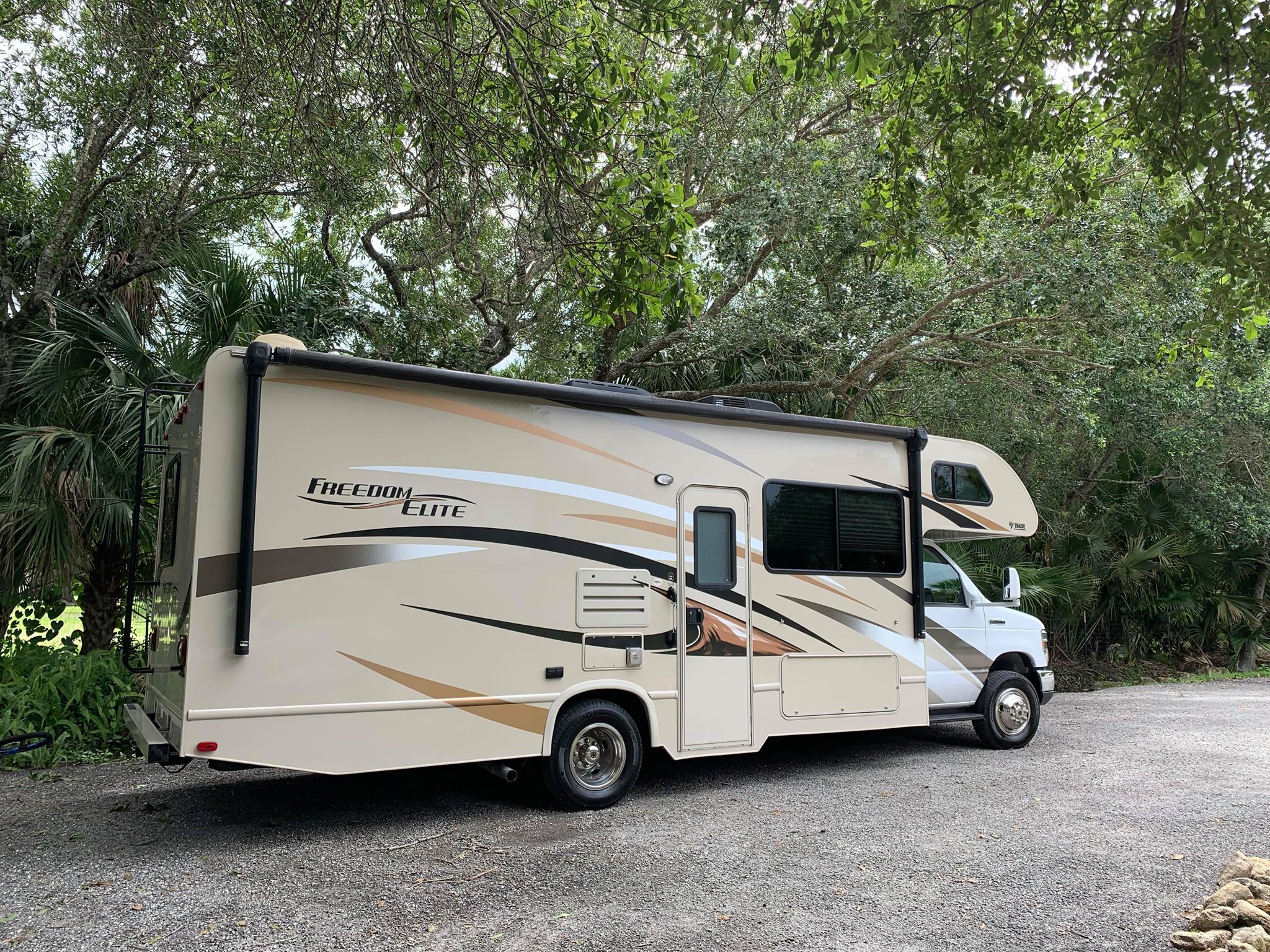 2017 Thor Motor Coach Freedom Elite Class C Rental in Micco, FL | Outdoorsy