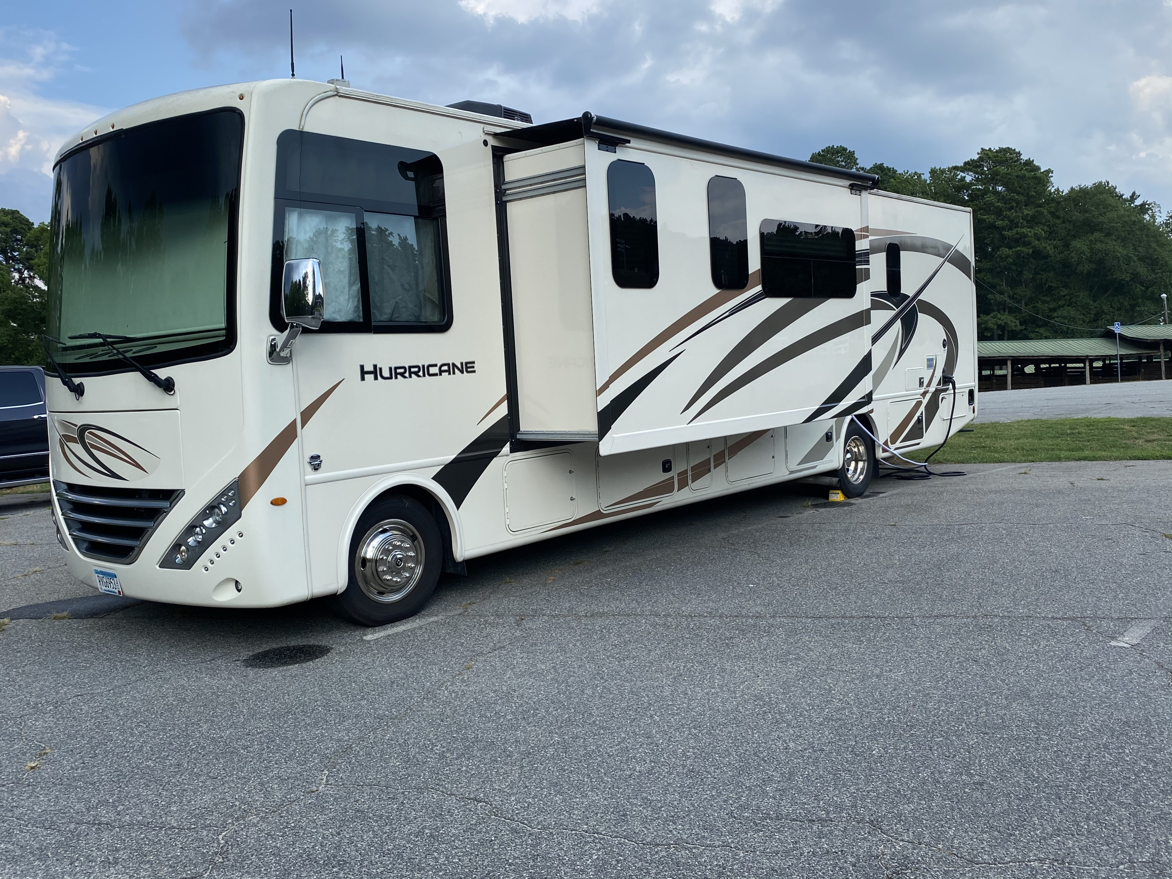 2019 Thor Motor Coach Hurricane Class A Rental in Alpharetta, GA ...
