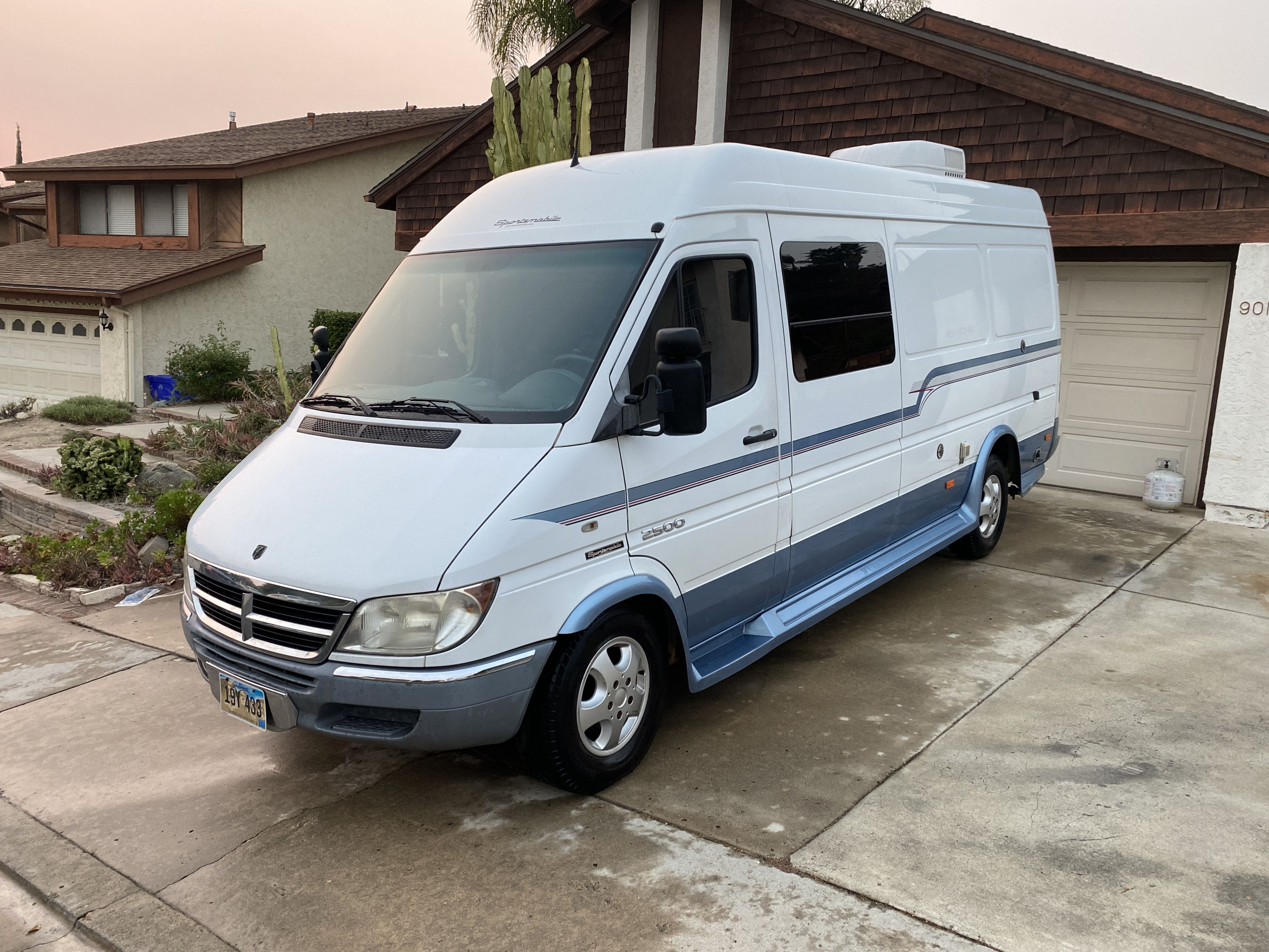 2006 Dodge Sprinter Van Camper Van Rental in San Diego, CA | Outdoorsy