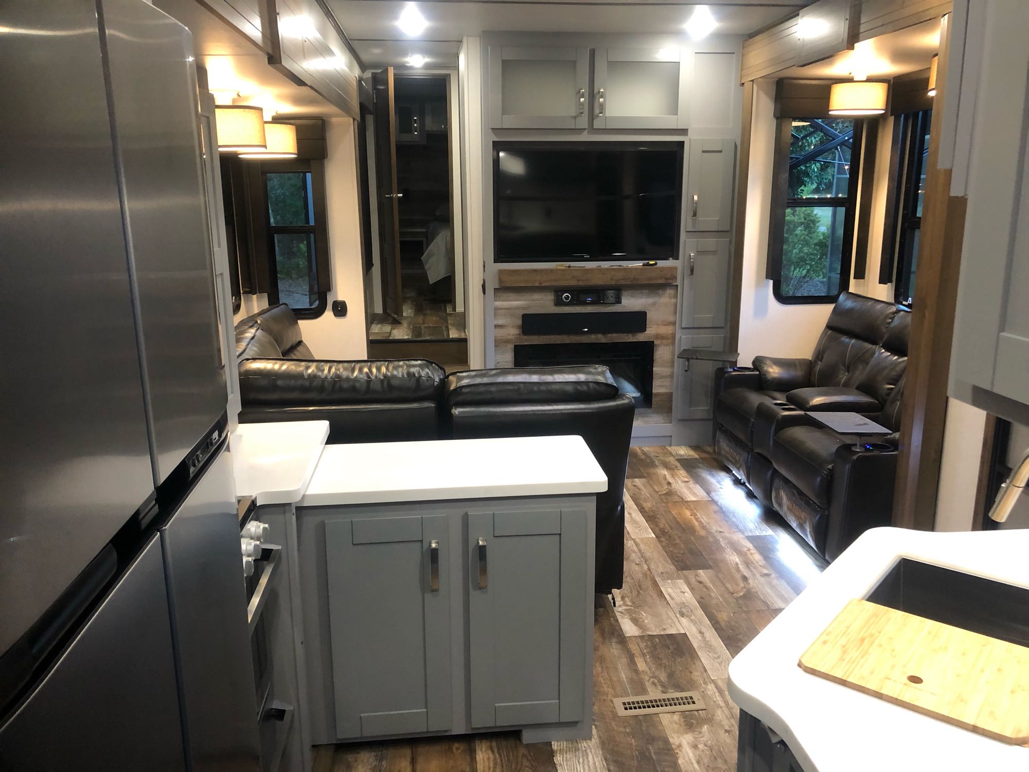 2021 Keystone Fuzion Fifth-Wheel Rental in Geneva, FL | Outdoorsy