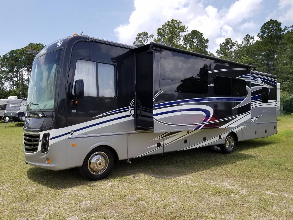 2017 Holiday Rambler Vacationer Class A Rental in Wildwood, FL | Outdoorsy