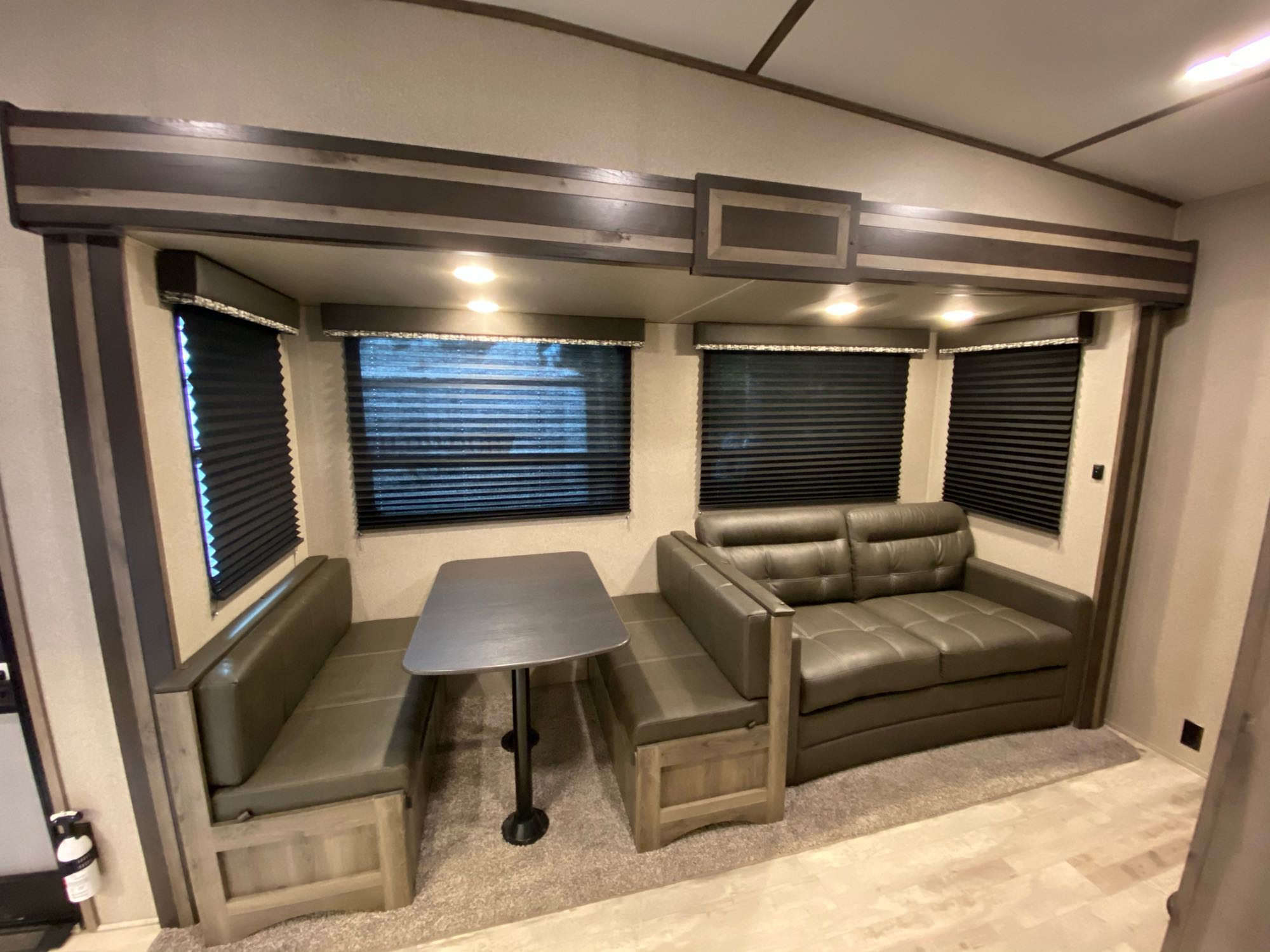 2020 Keystone Sprinter Campfire Fifth-Wheel Rental in Murfreesboro, TN ...
