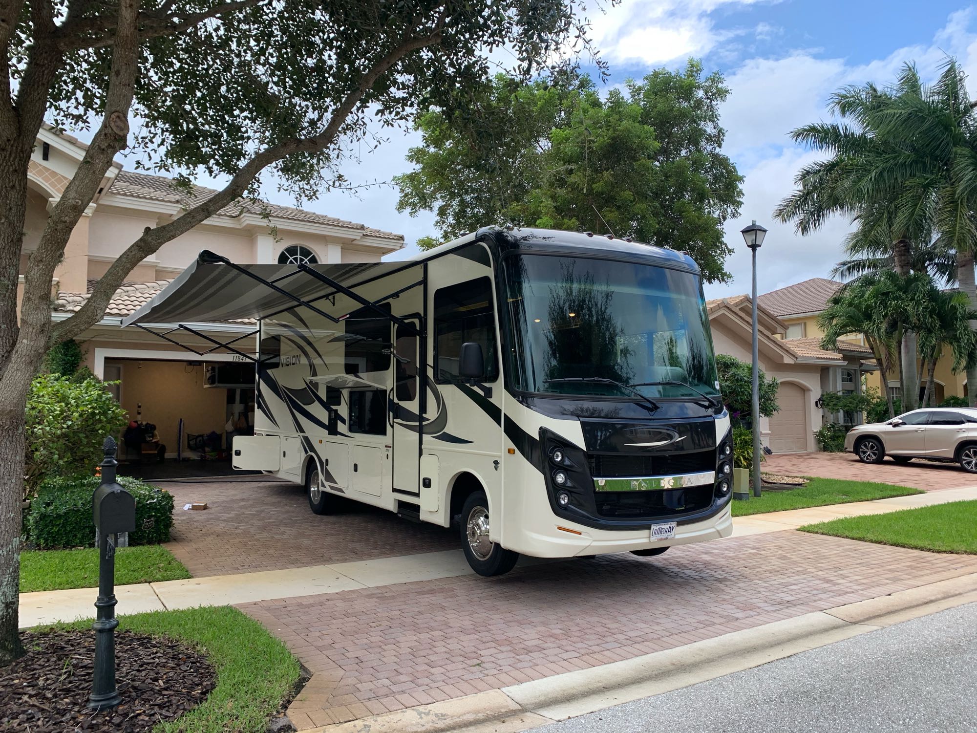 2021 Entegra Coach Vision Series 29F Class A Rental in Boynton Beach ...