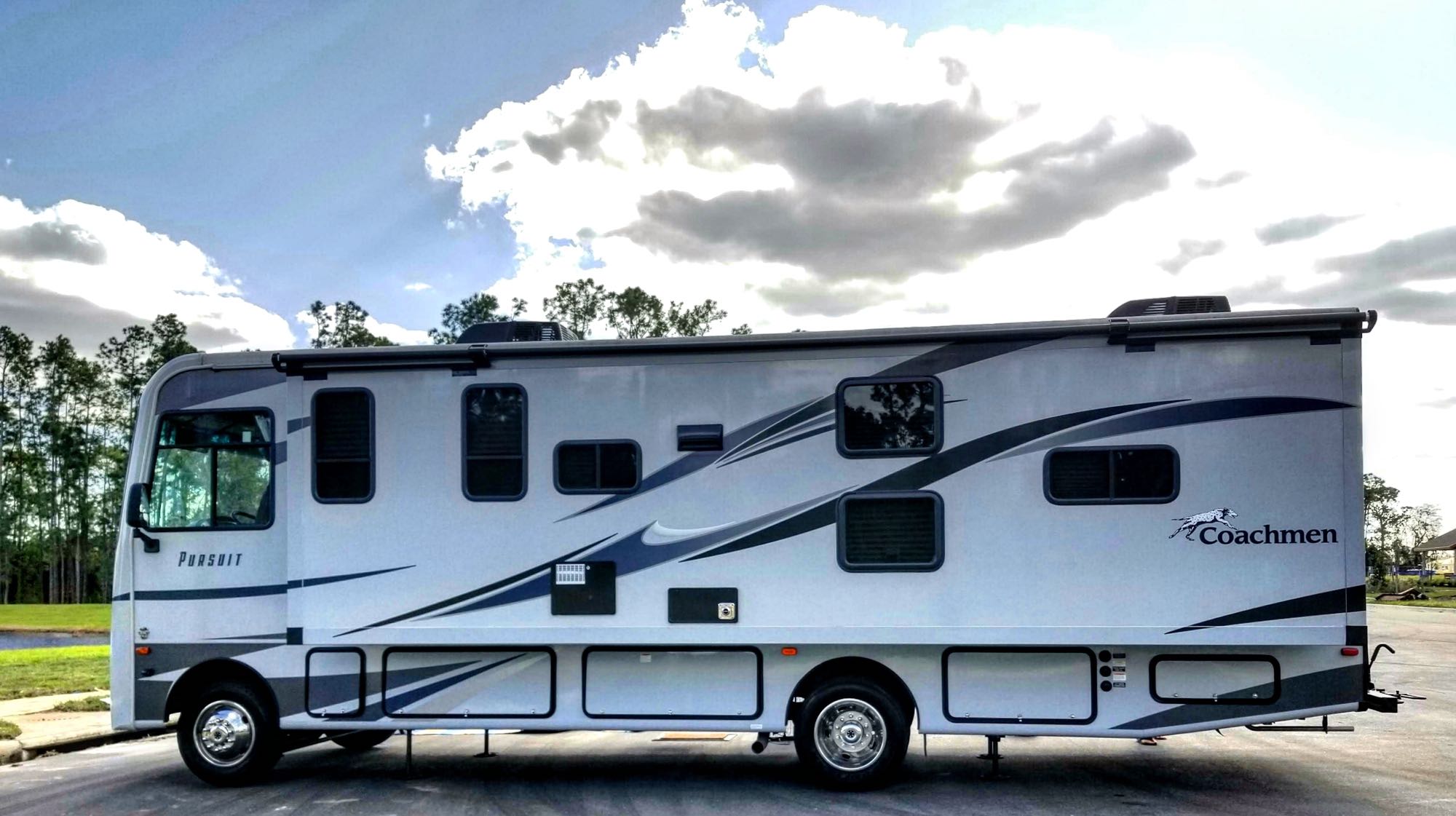 2020 Coachmen Pursuit Class A Rental in Winter Garden, FL | Outdoorsy