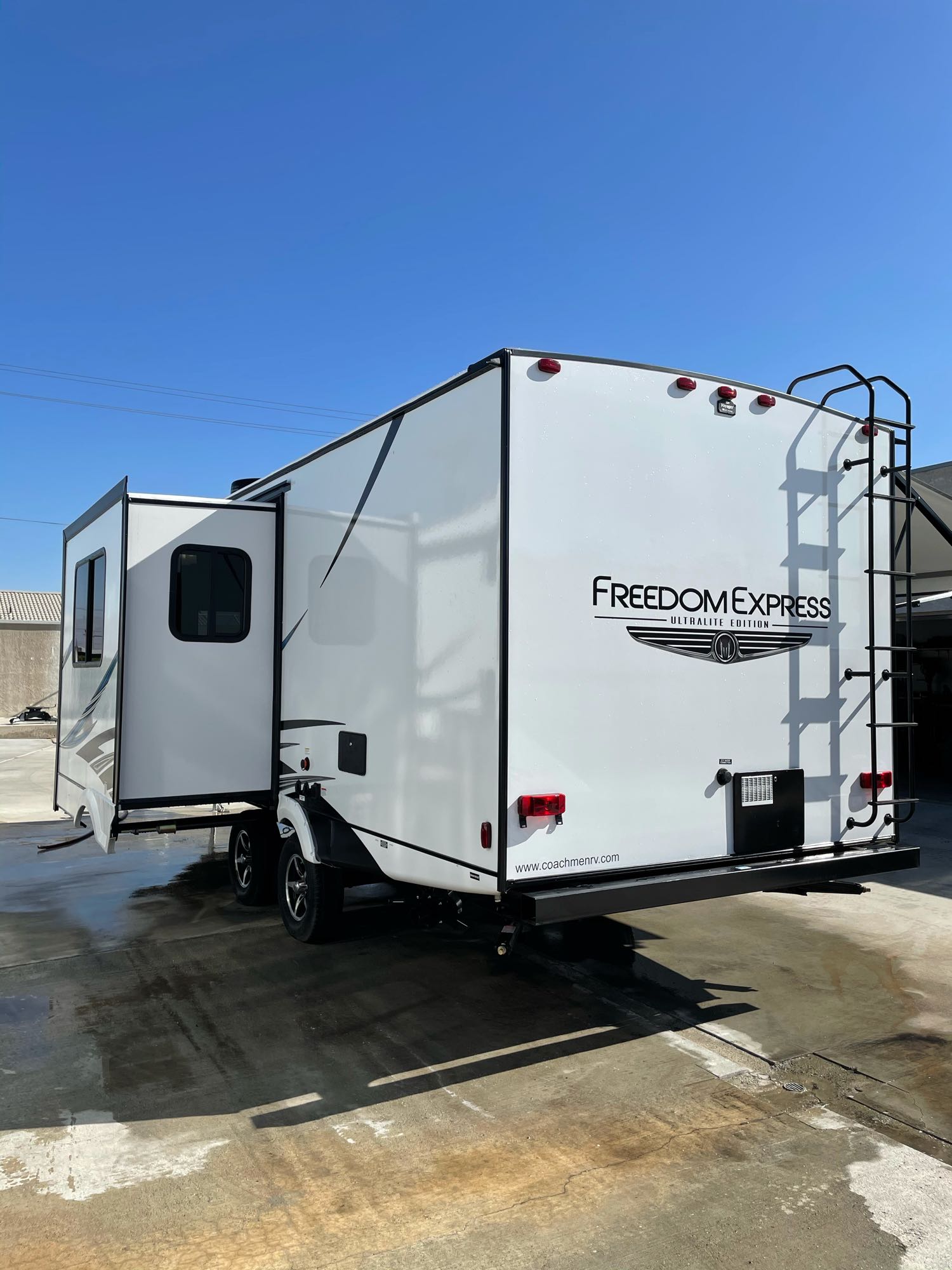 2021 Coachmen Freedom Express Trailer Rental in Thousand Palms, CA ...