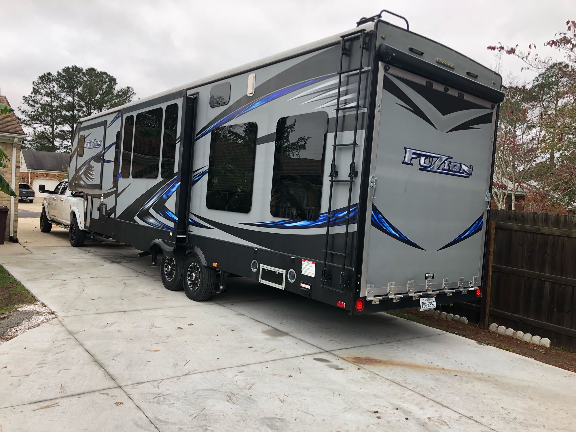 2015 Keystone Fuzion Fifth-Wheel Rental in Chesapeake, VA | Outdoorsy