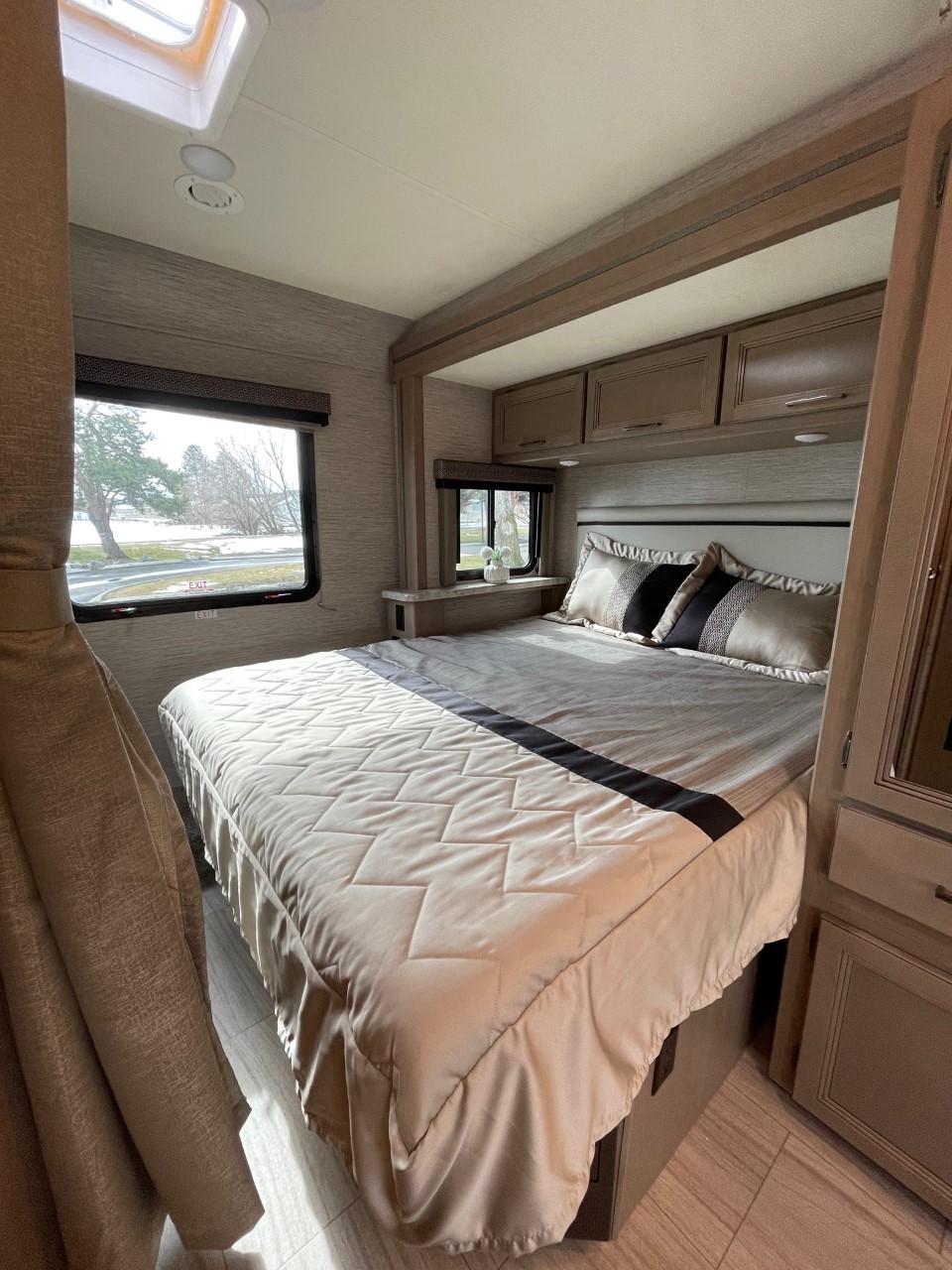 2021 Thor Motor Coach Daybreak 24DB Class C Rental in Boise, ID | Outdoorsy