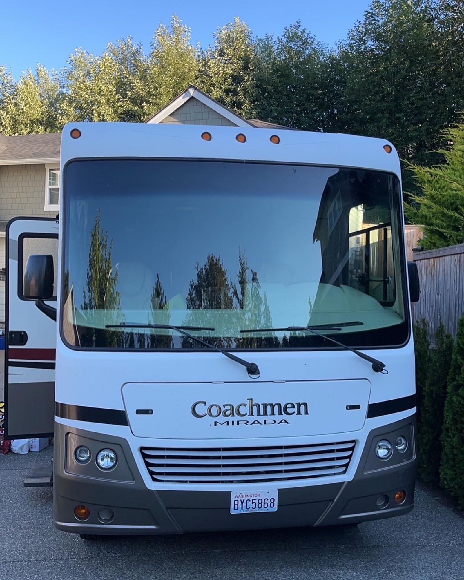 2011 Coachmen Mirada 32