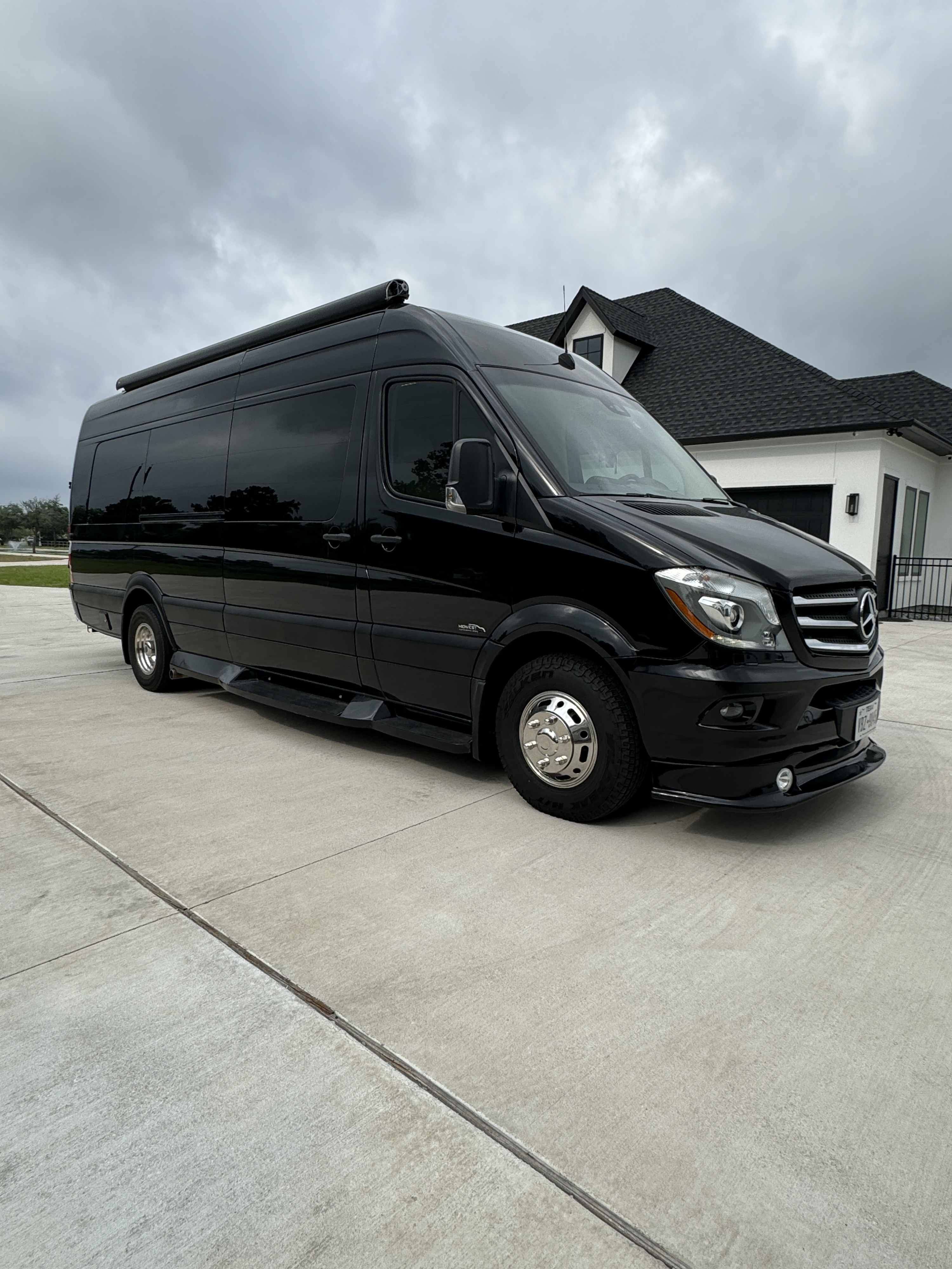 RV and Camper Van Rentals in Houston, TX — altCamp