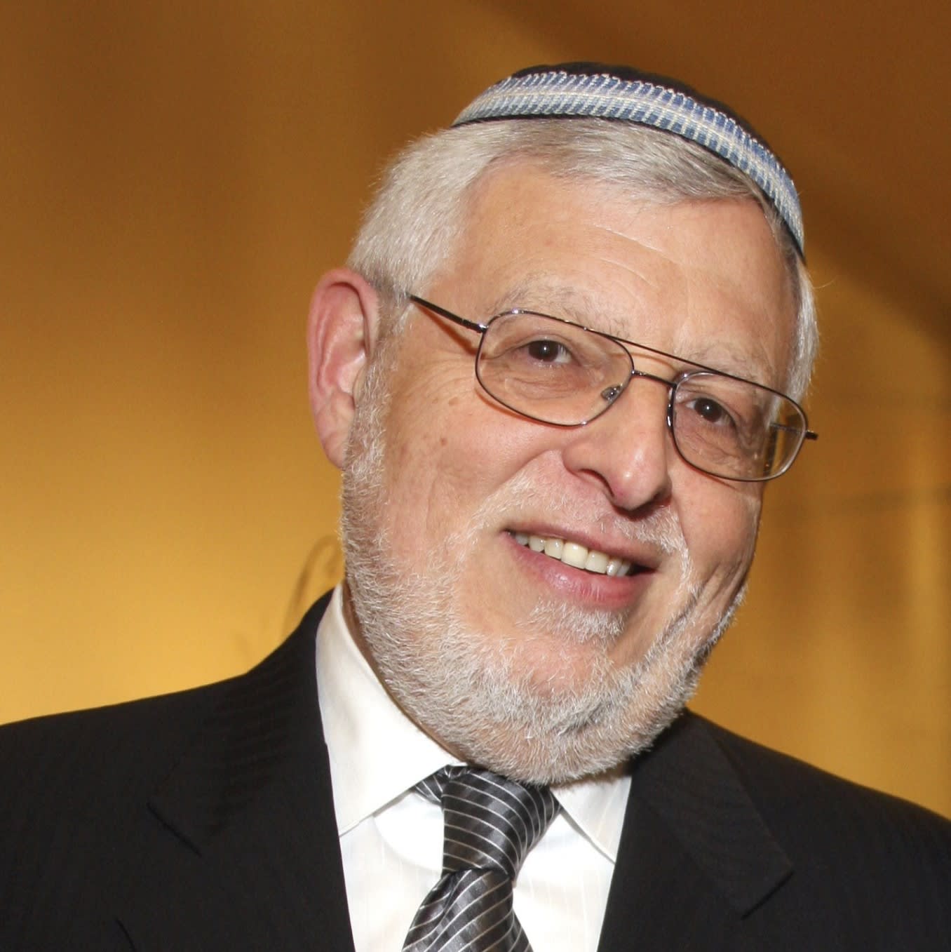 Rabbi Kalinsky, Fine-Tunes His Kashrut Skills at ASK OU 8 Seminar