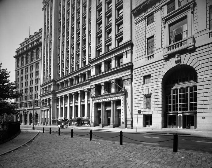 Rav Shmuel Kamenetsky Visits OU Headquarters