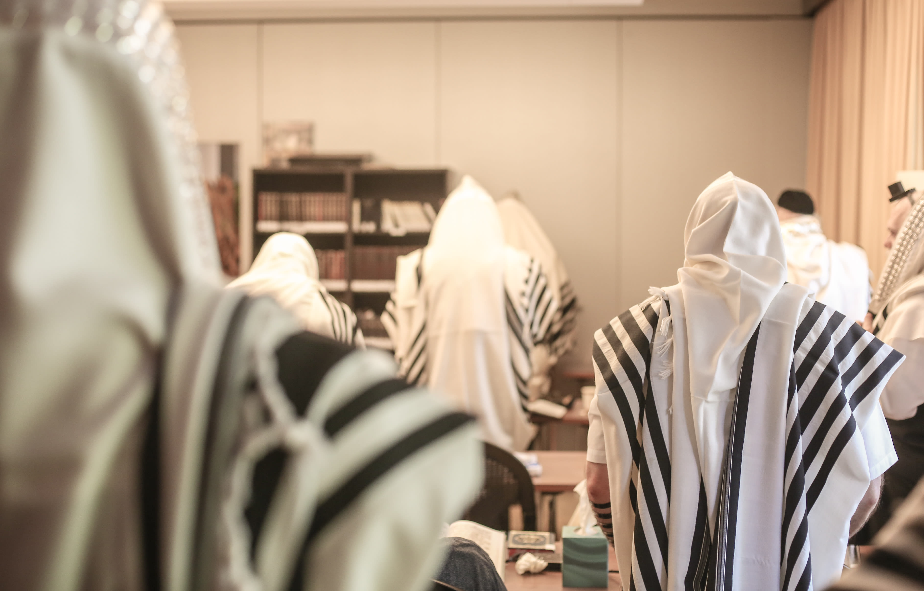 Fragmentation, Loneliness and Jewish Identity - Jewish Action