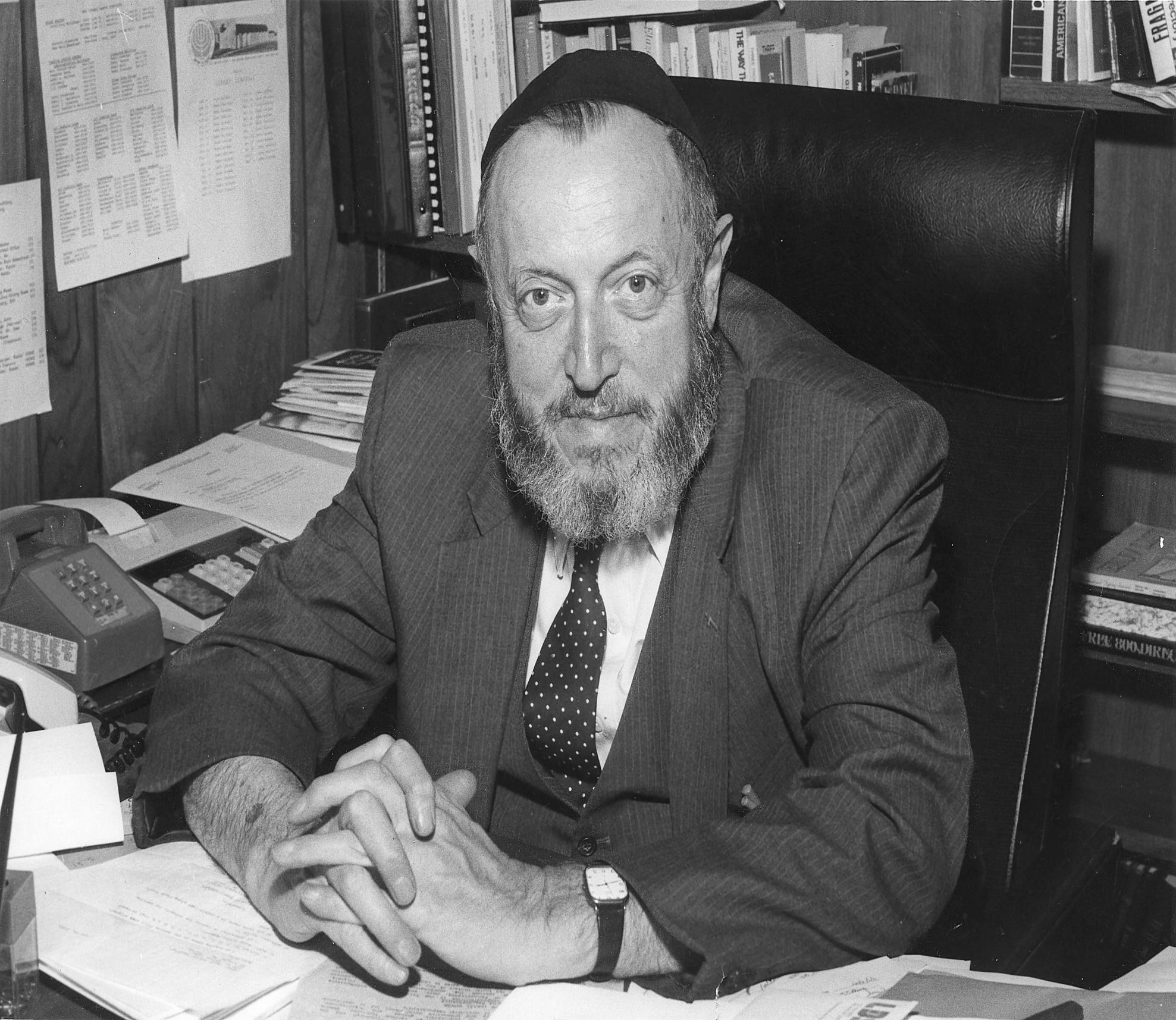Shtadlanim: Rabbi Herman Naftali Neuberger (1918-2005) - Jewish Action