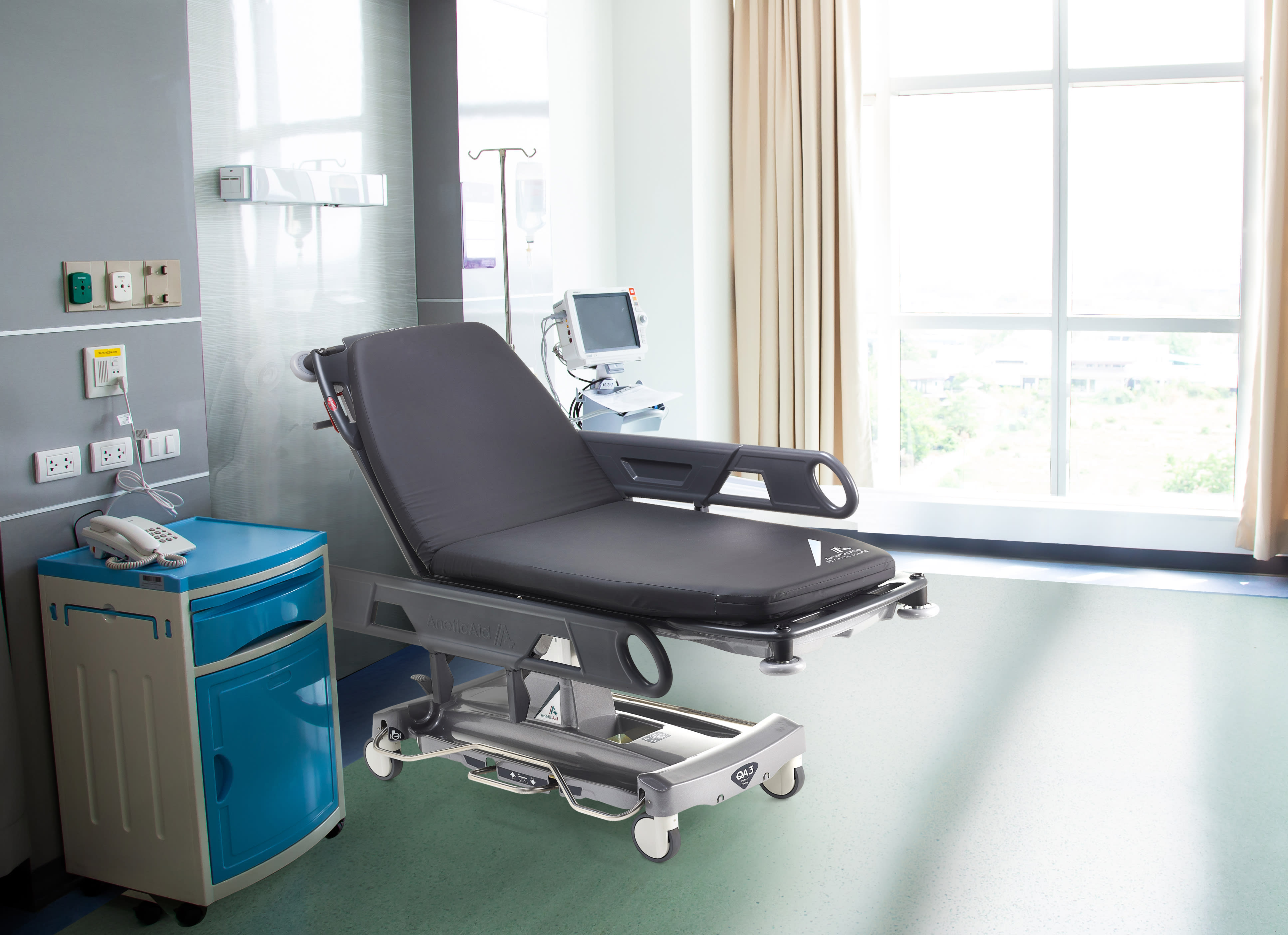 QA3™ Patient Stretcher | AneticAid US