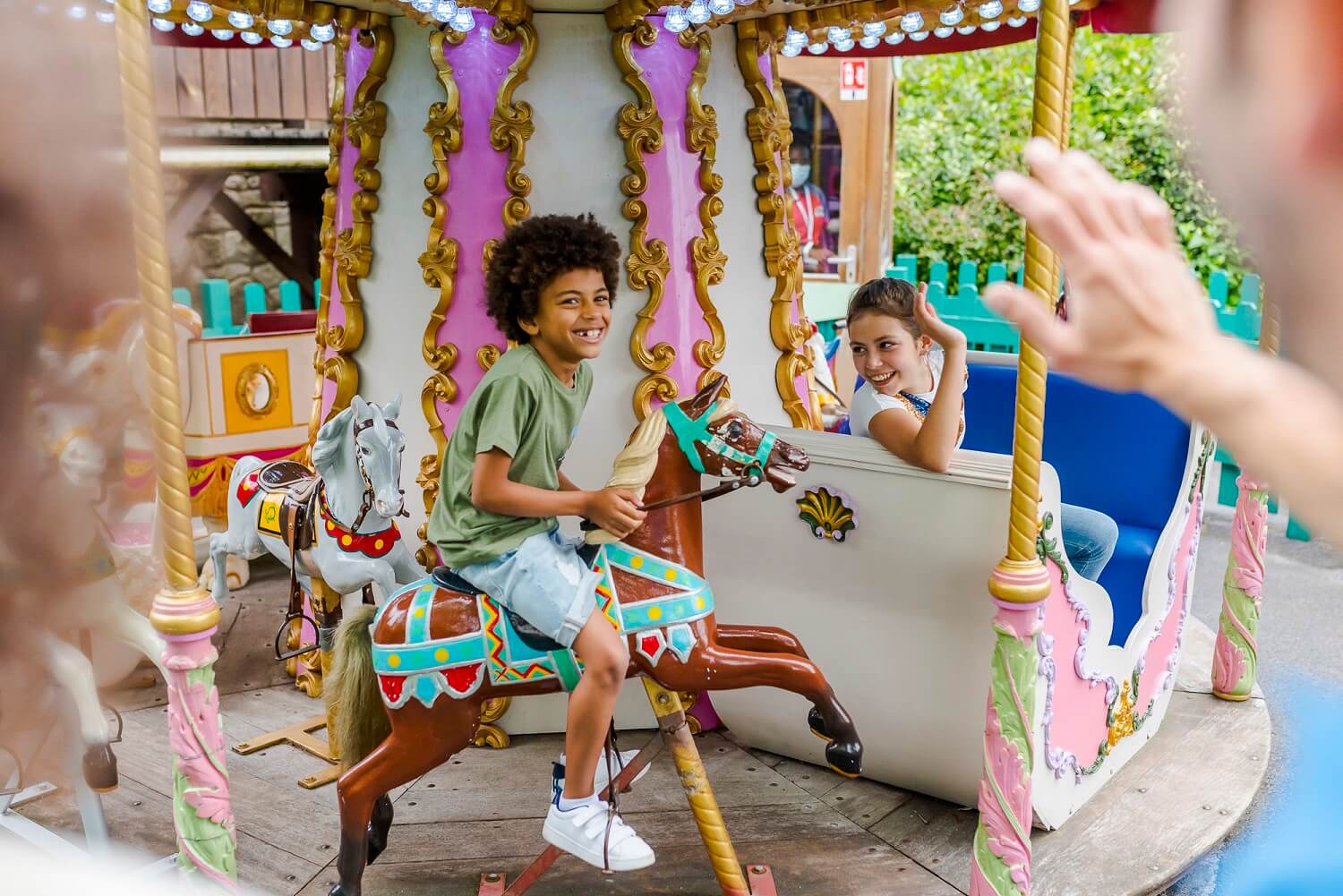 Le Mini Carrousel @ Parc Asterix - Themeparkplanner