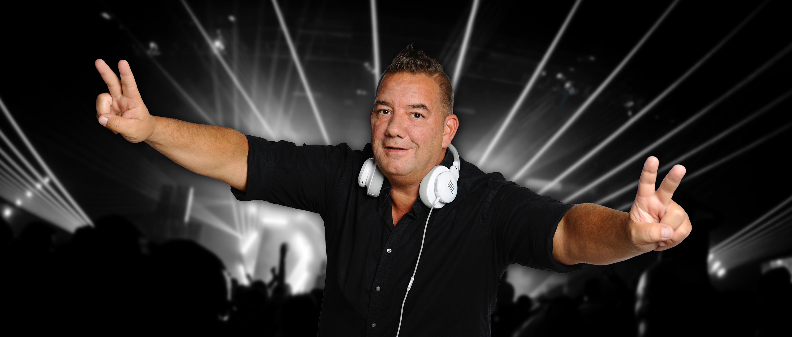 Deejay Mika aus Graz → Buchen