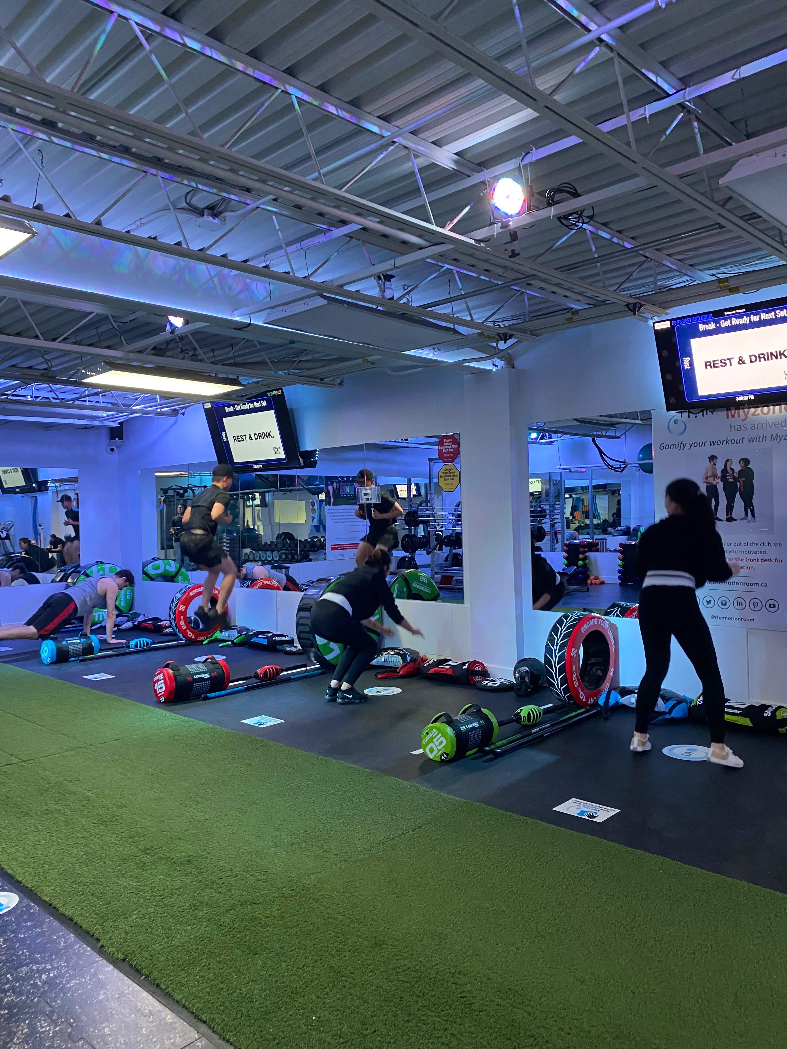 Crunch Gym Inside | ppgbbe.intranet.biologia.ufrj.br