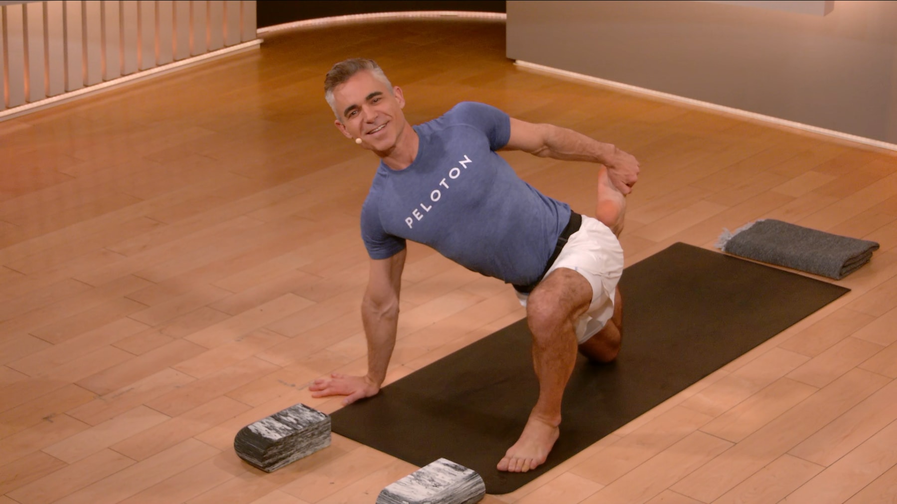 30 min Focus Flow: Lower Body | Peloton Yoga Classes