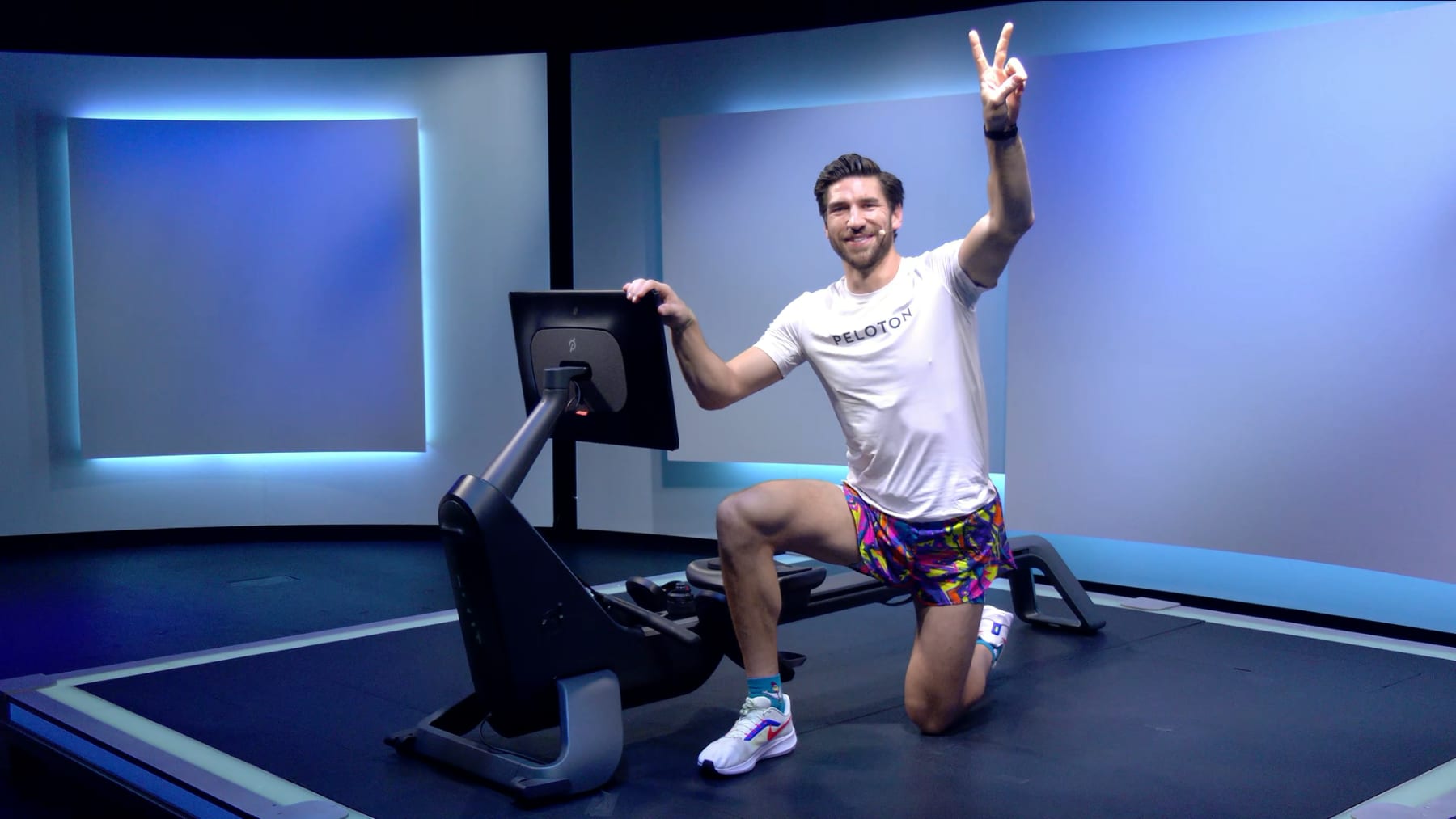 30 min 80s Row | Peloton Rowing Classes