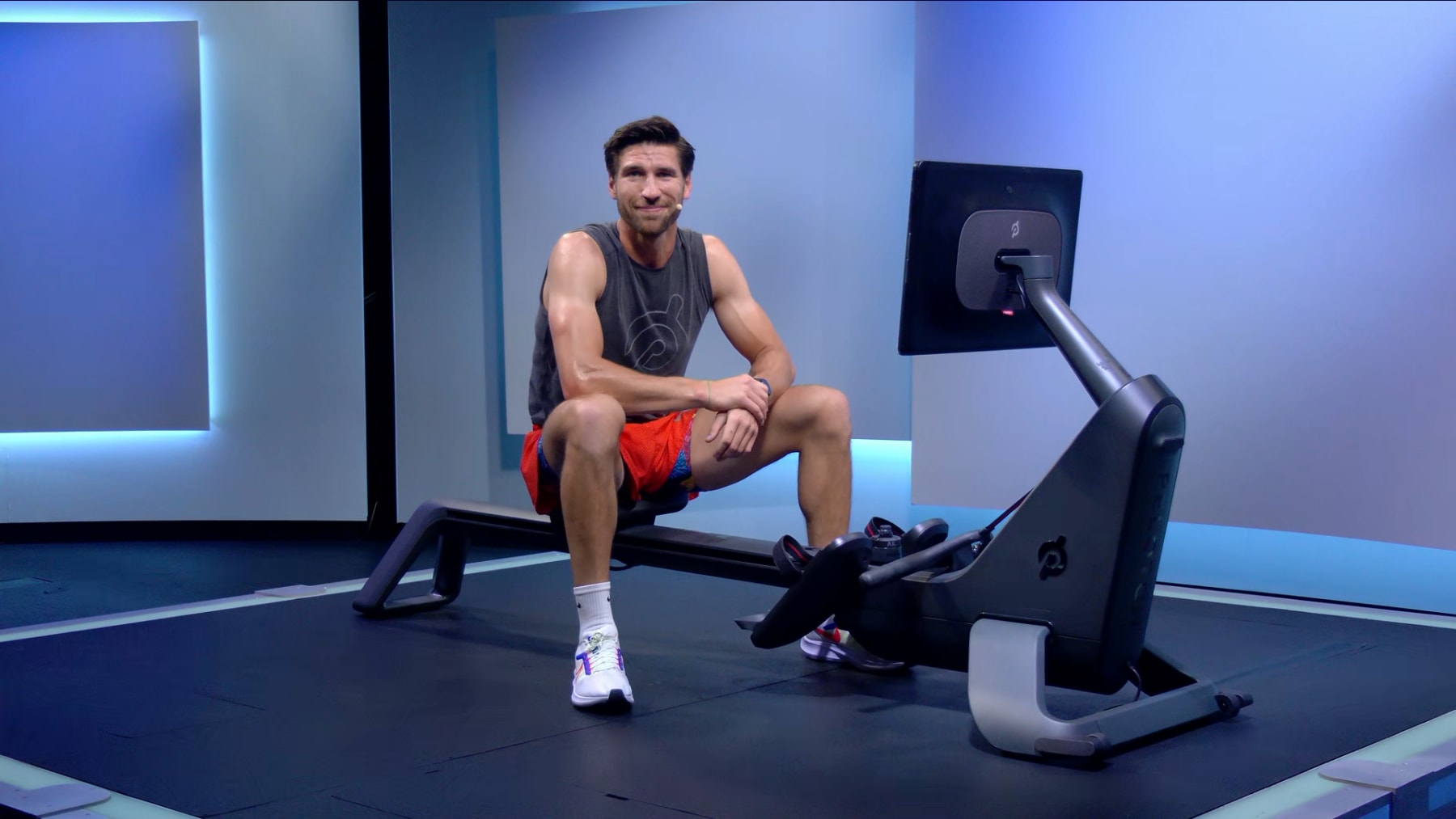 10 min 2000s Country Row | Peloton Rowing Classes